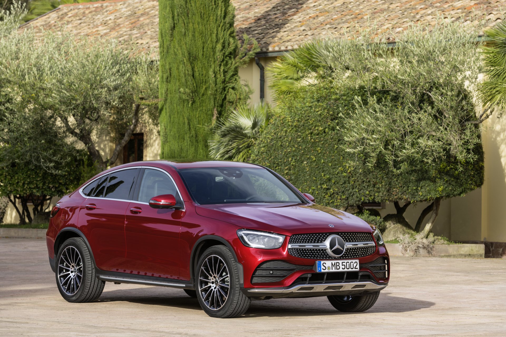 Mercedes-Benz cuts GLC diesel prices as SUV competition heats up ...