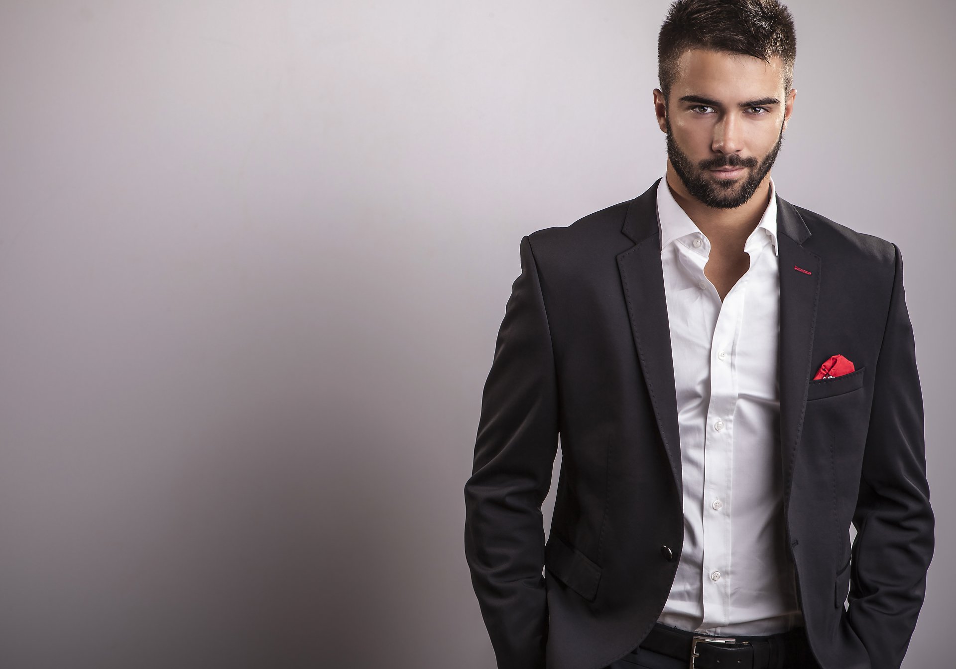 Download Suit Beard Man Model HD Wallpaper