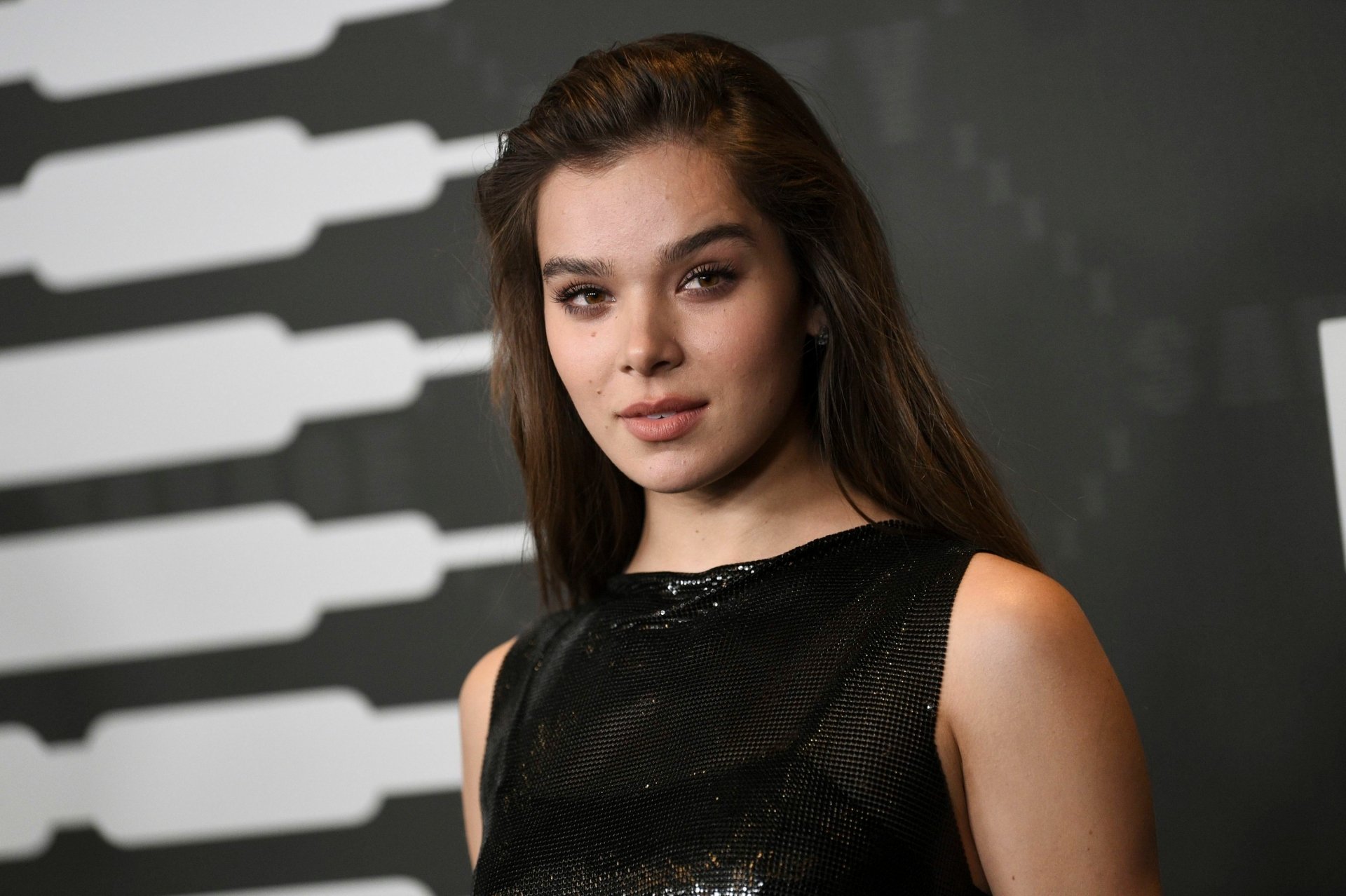 Download Brunette Singer Actress American Celebrity Hailee Steinfeld HD ...