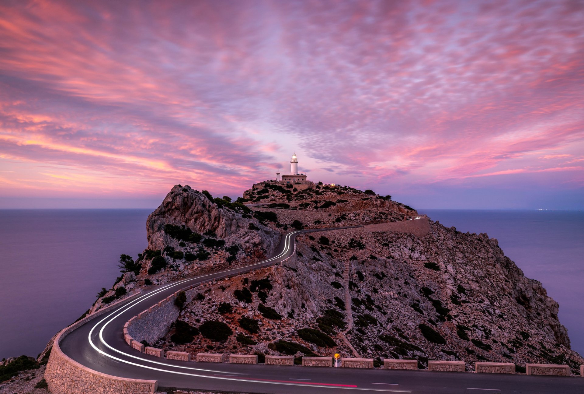 Sunset Drive to the Lighthouse: Stunning HD Roadside View