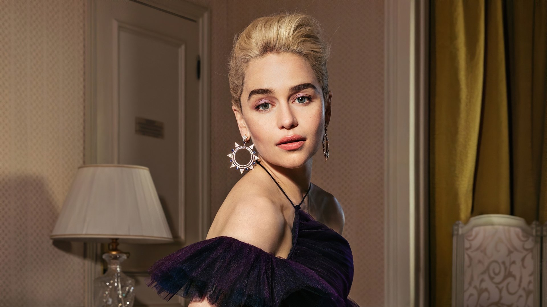 Download Blonde English Actress Earrings Celebrity Emilia Clarke HD ...