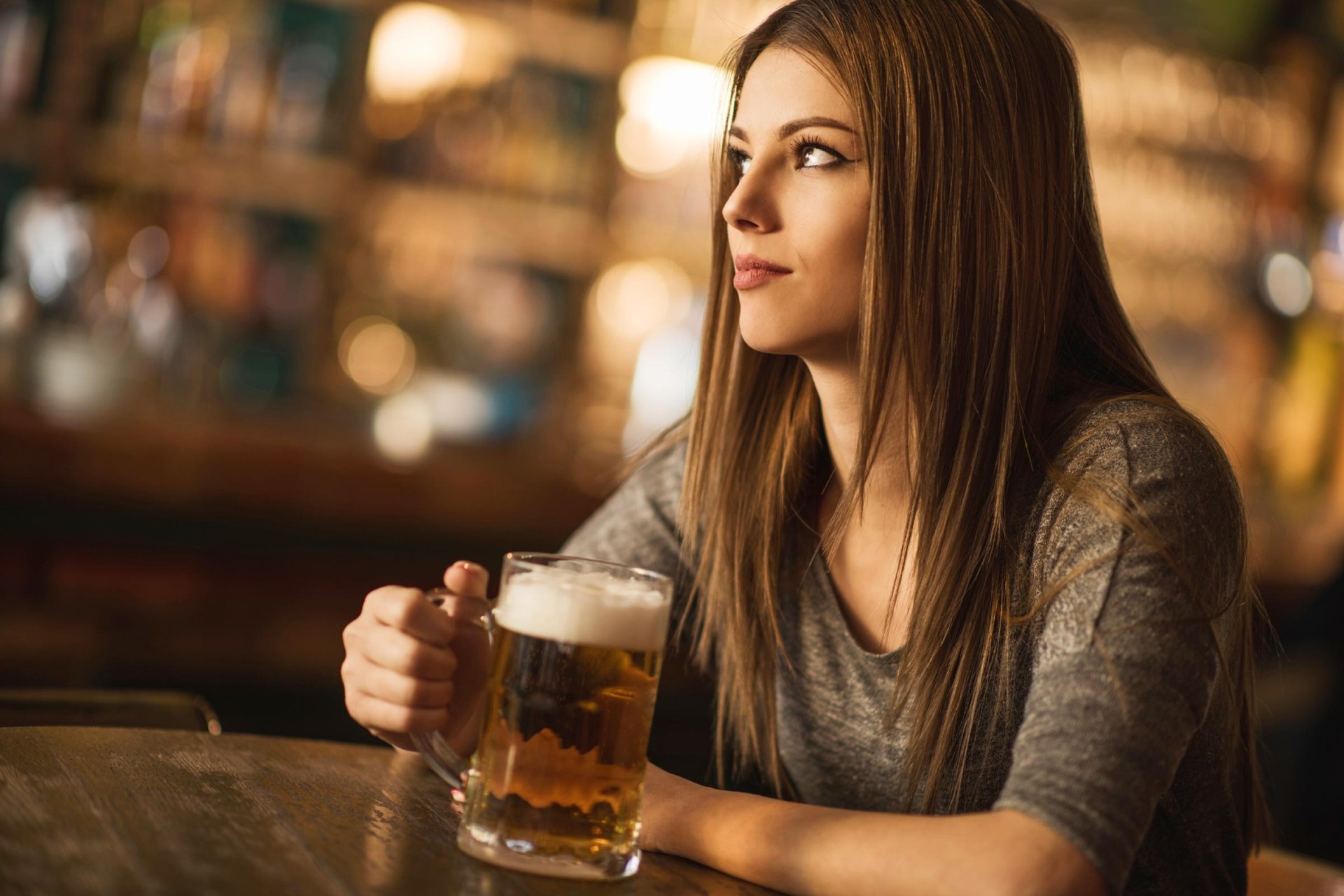 Download Depth Of Field Drink Beer Brunette Model Woman Mood HD Wallpaper