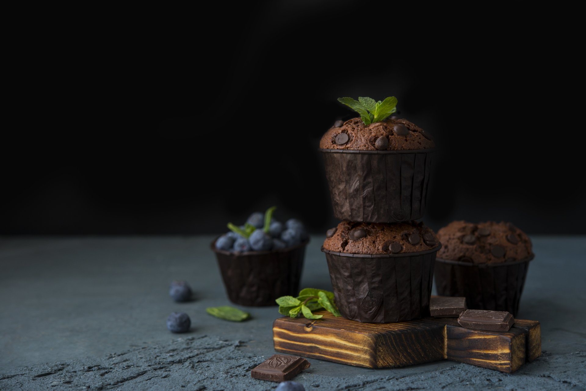 Download Still Life Blueberry Chocolate Food Muffin 4k Ultra HD Wallpaper
