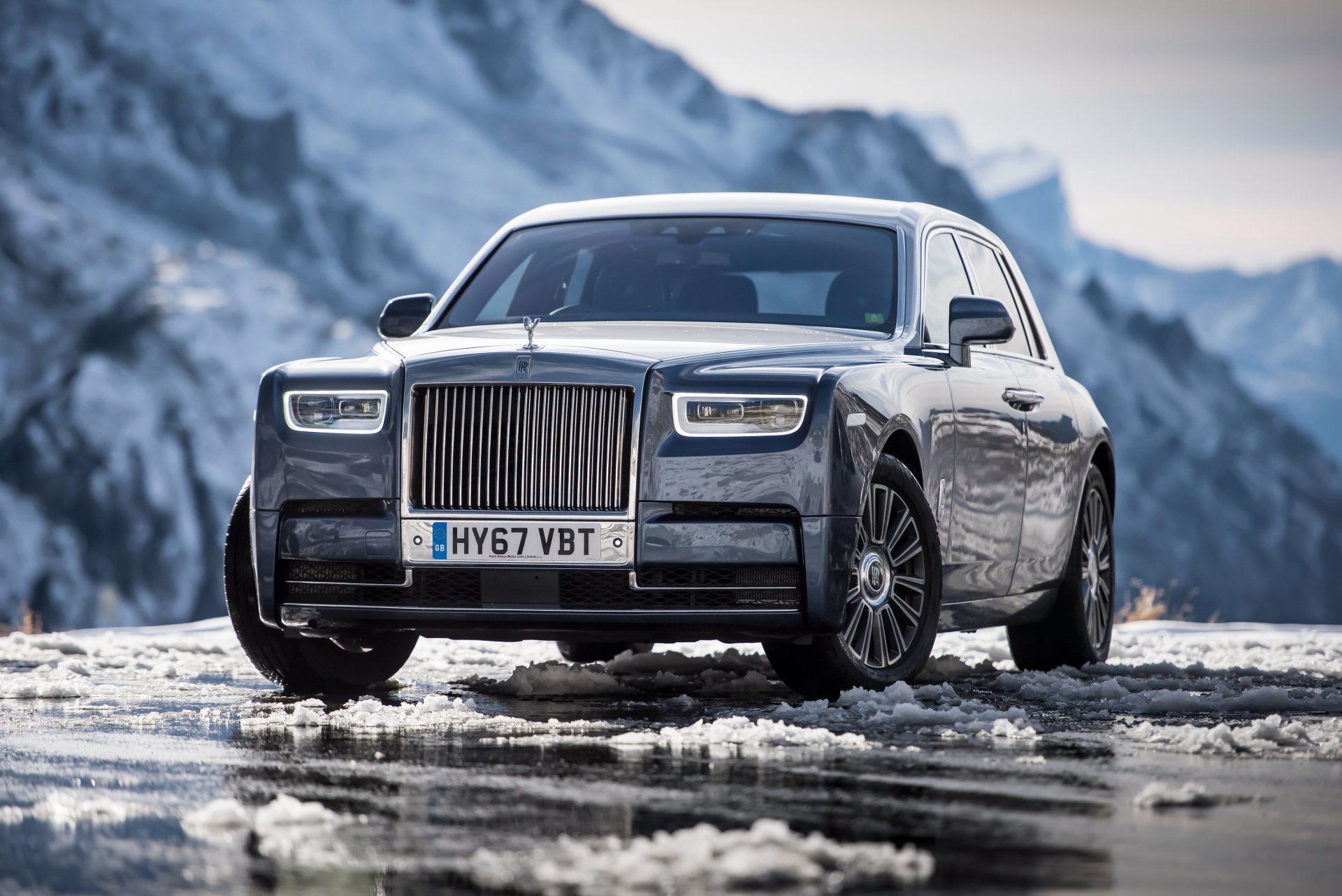 Rolls-Royce Phantom 4K Ultra HD: Prestige Meets Alpine Elegance
