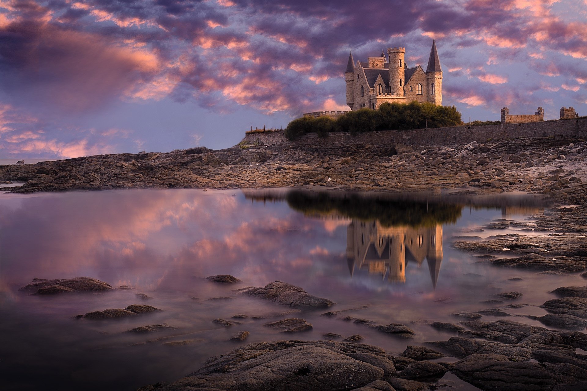 Le Château Turpault — French Coastal Stone Castle (HD Wallpaper ...
