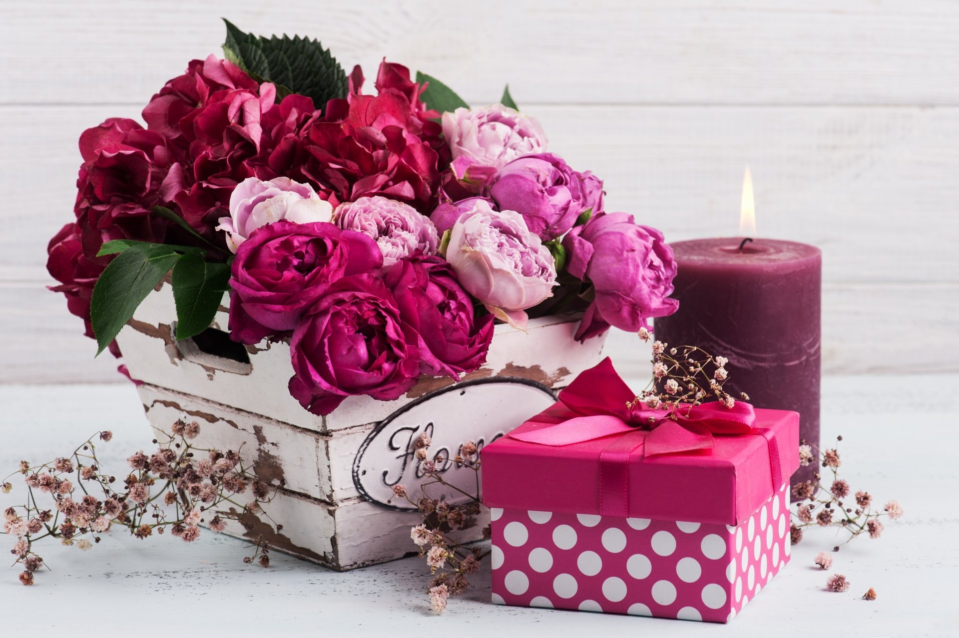 Download Candle Gift Flower Photography Still Life 4k Ultra HD Wallpaper