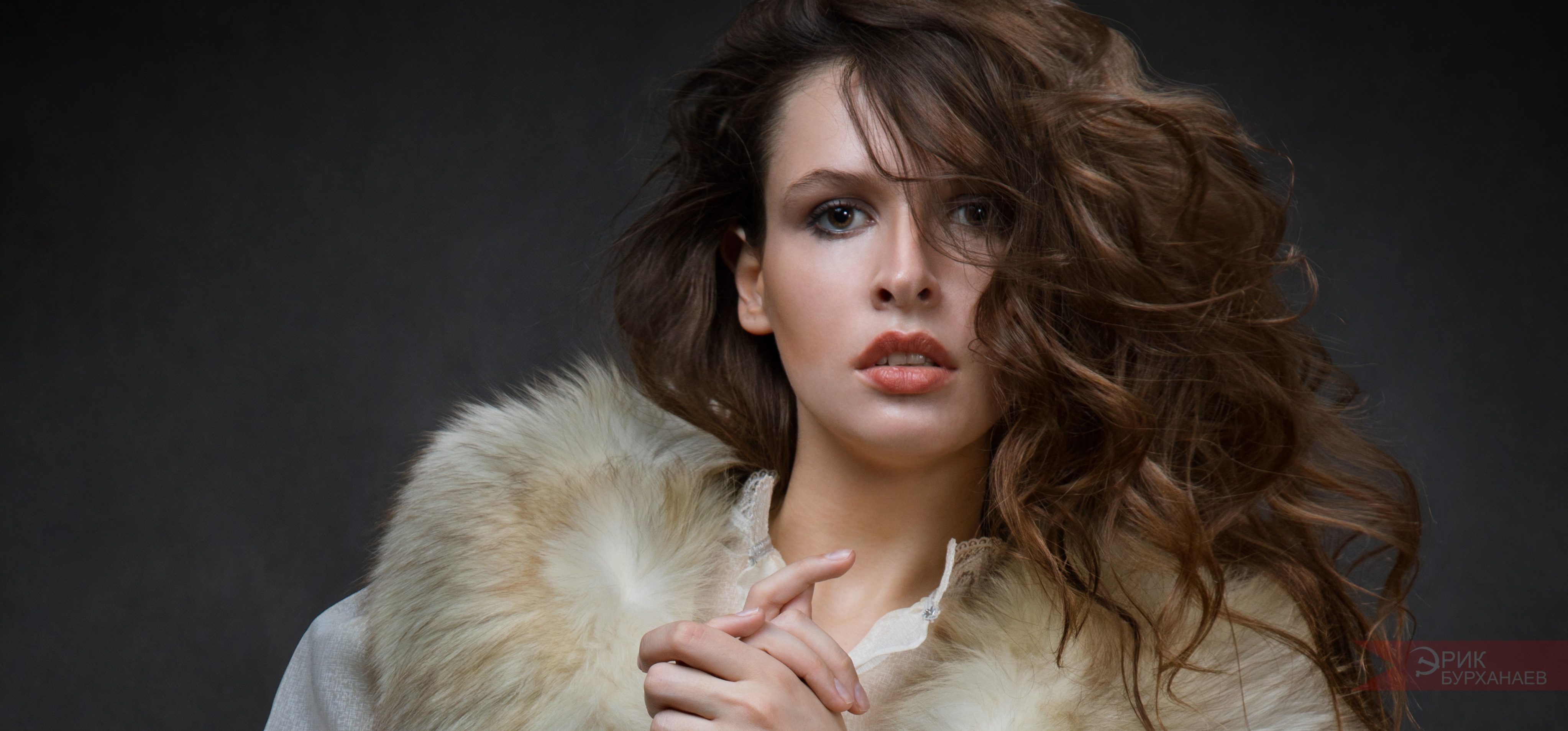 Download Fur Portrait Hair Face Woman Model HD Wallpaper