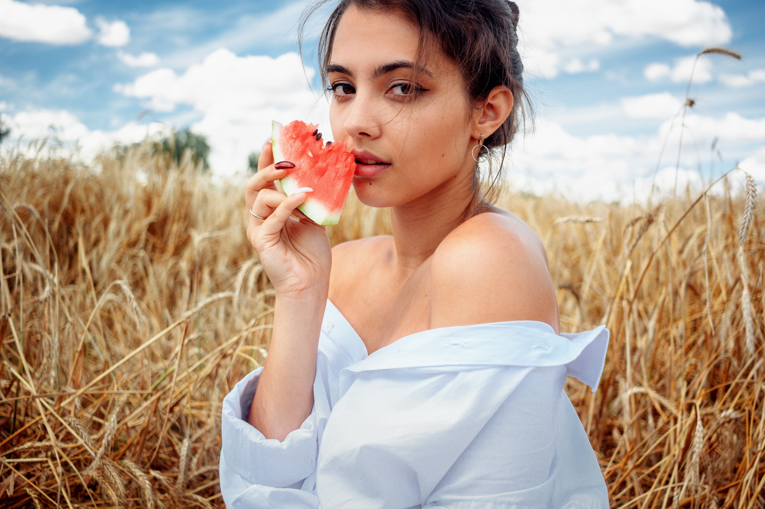 Download Brunette Woman Model HD Wallpaper