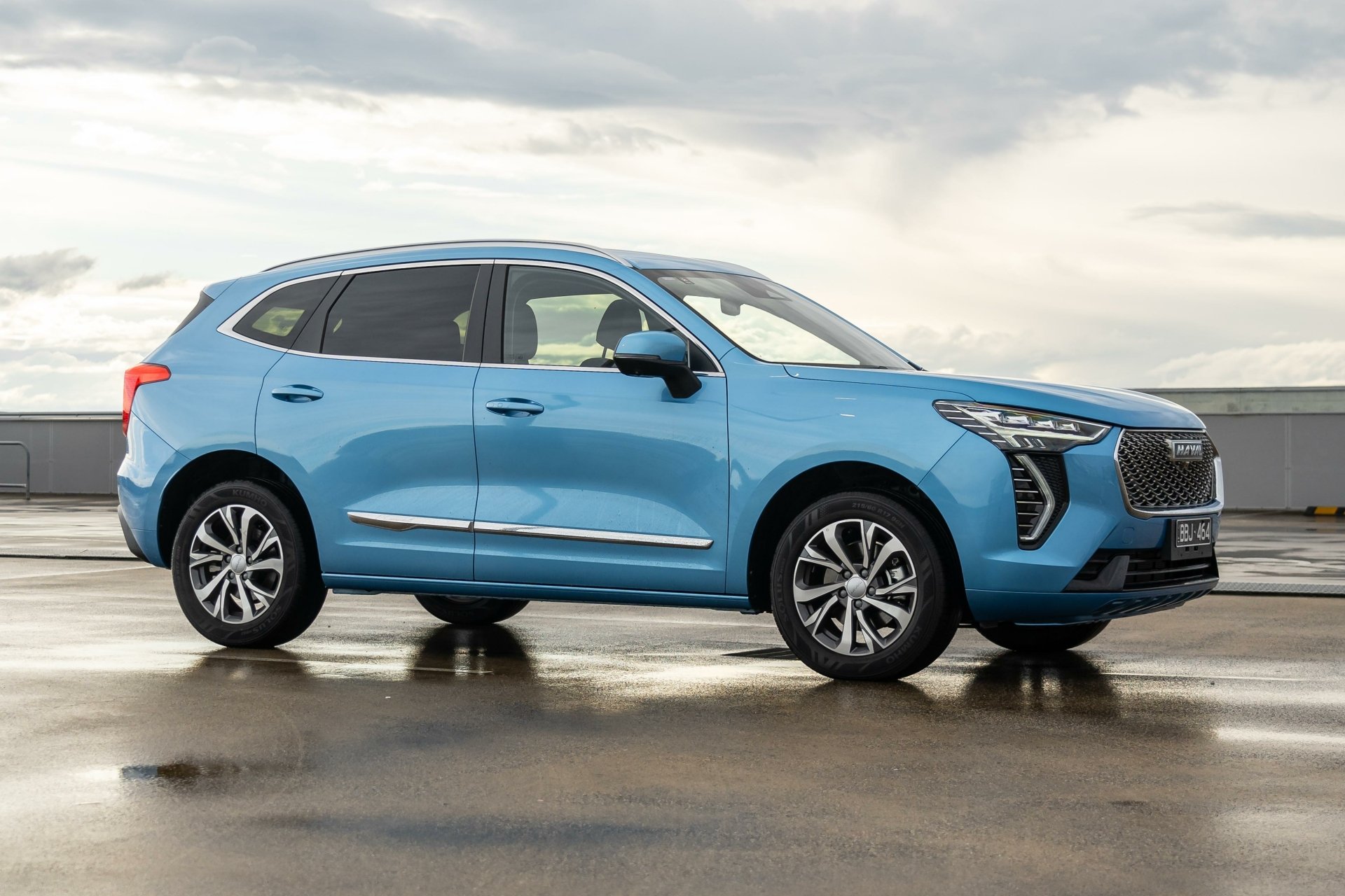 Download SUV Vehicle Haval Jolion HD Wallpaper