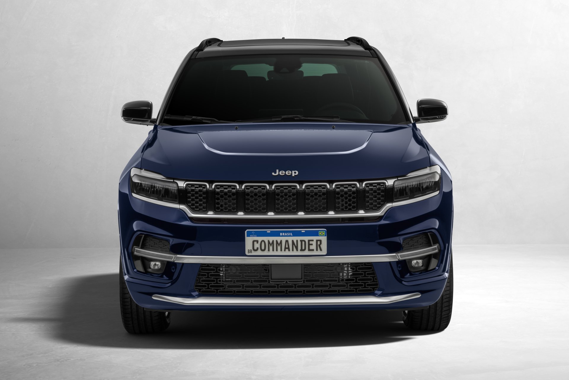 Download Vehicle Jeep Commander 8k Ultra HD Wallpaper