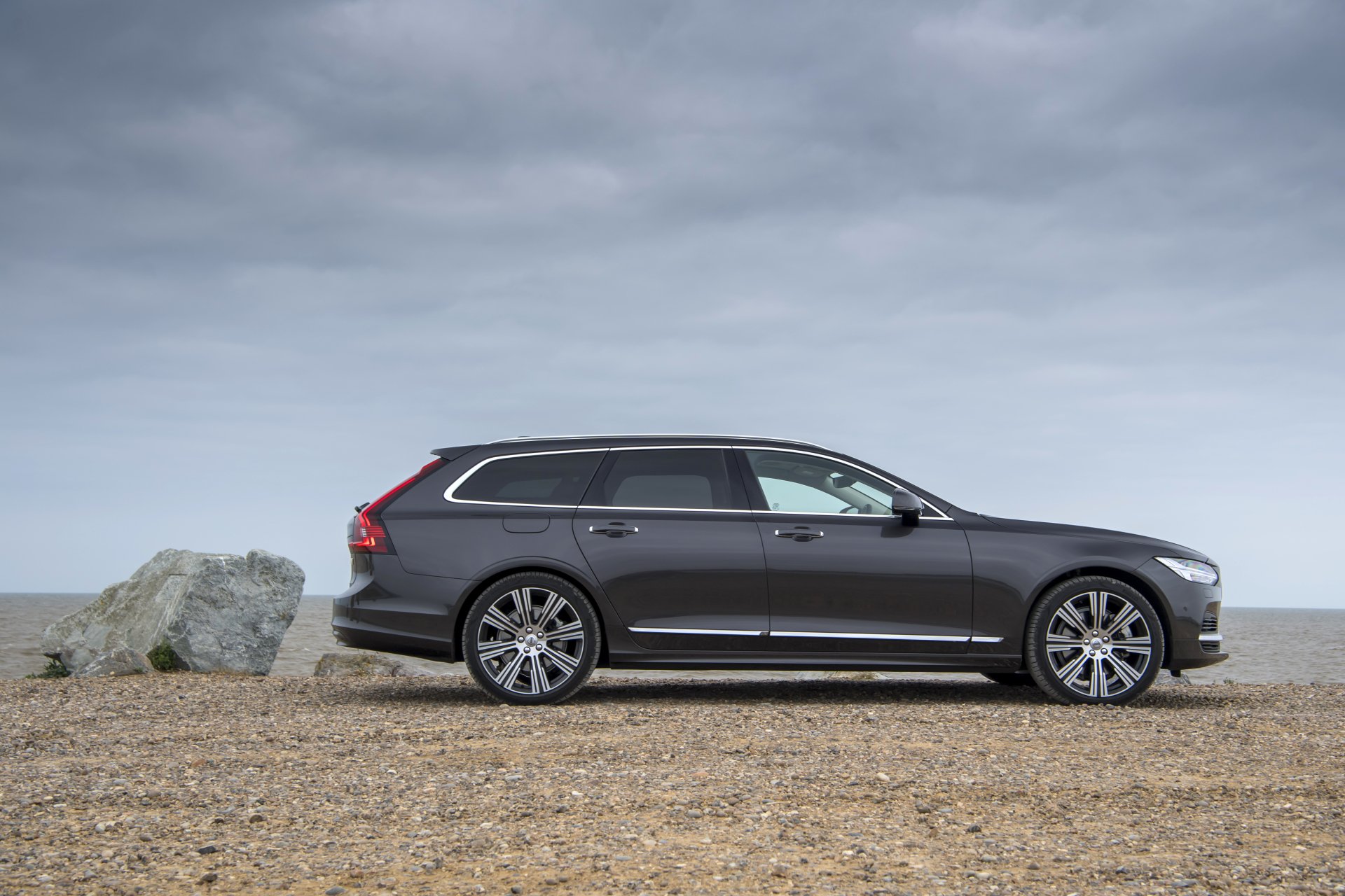 Download Volvo V90 Vehicle Volvo V90 T6 AWD 4k Ultra HD Wallpaper