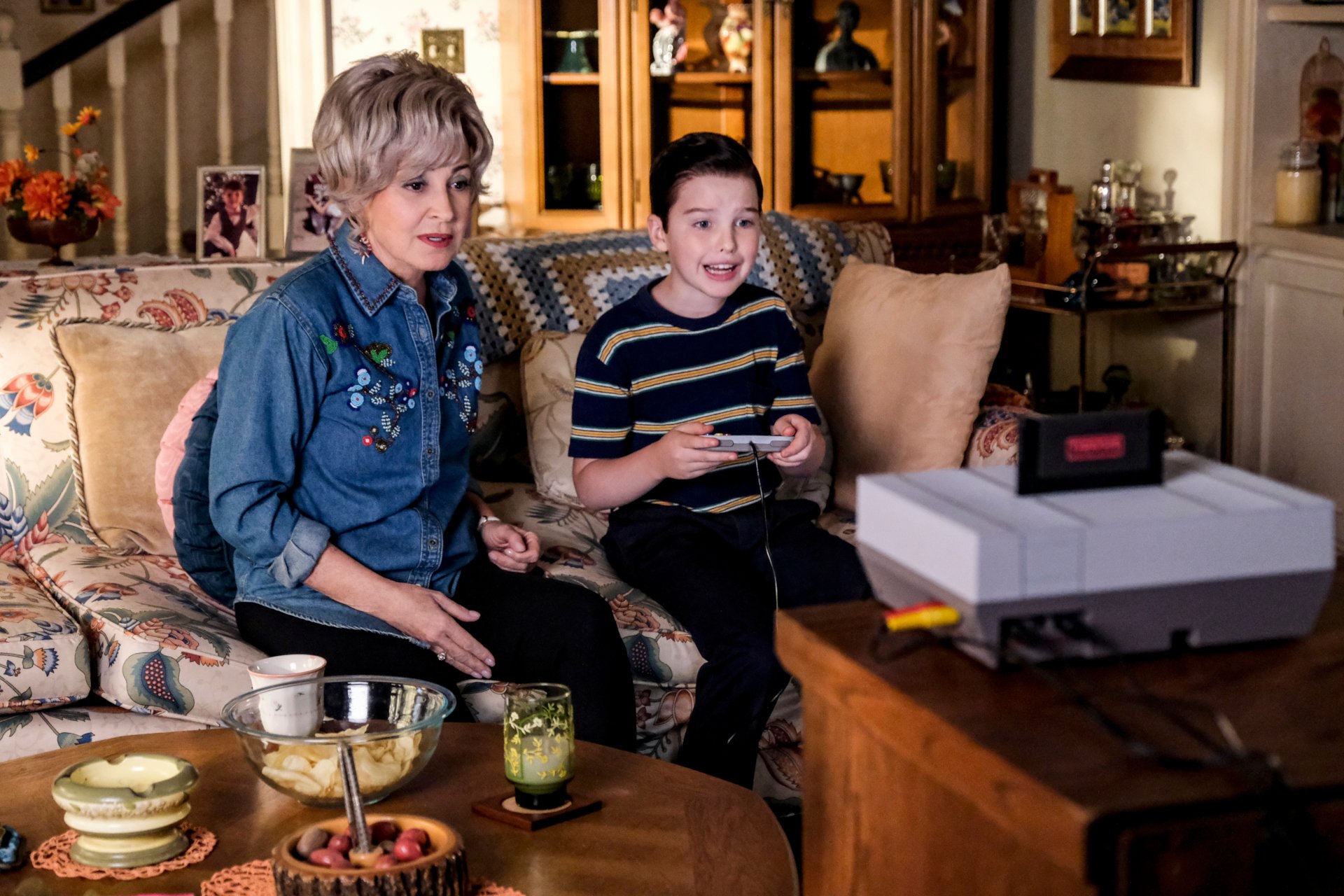 Download Constance Tucker Annie Potts Sheldon Cooper Iain Armitage TV ...