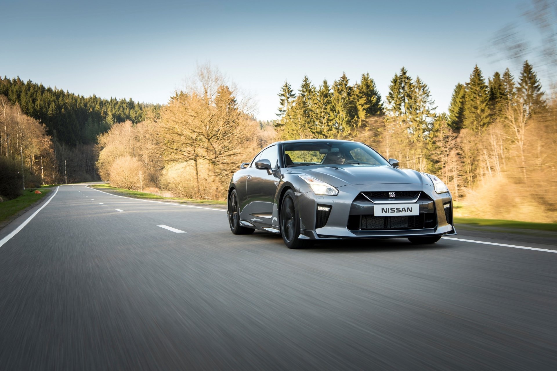 Download Vehicle Nissan GT-R 4k Ultra HD Wallpaper