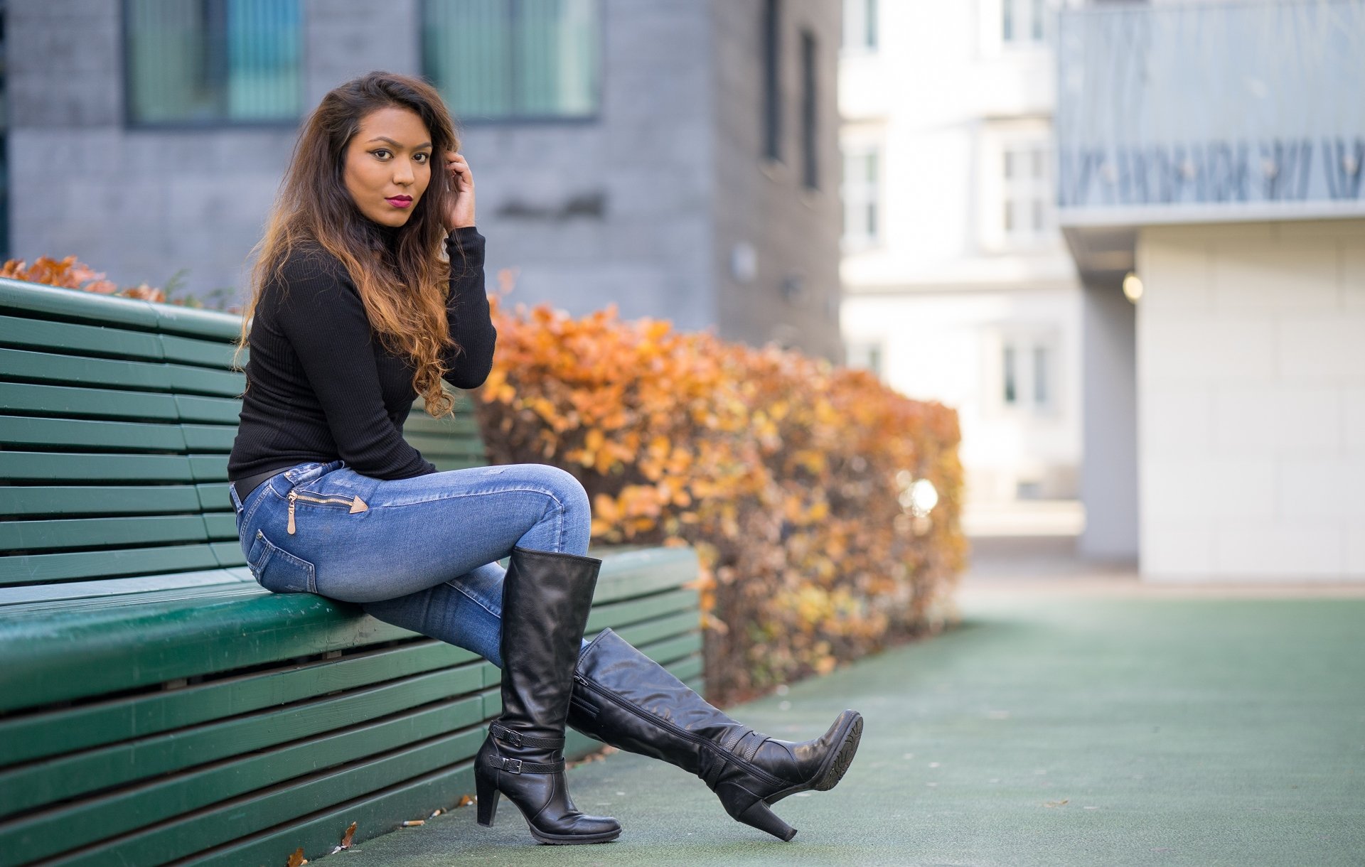 Download Boots Brunette Woman Model 4k Ultra HD Wallpaper