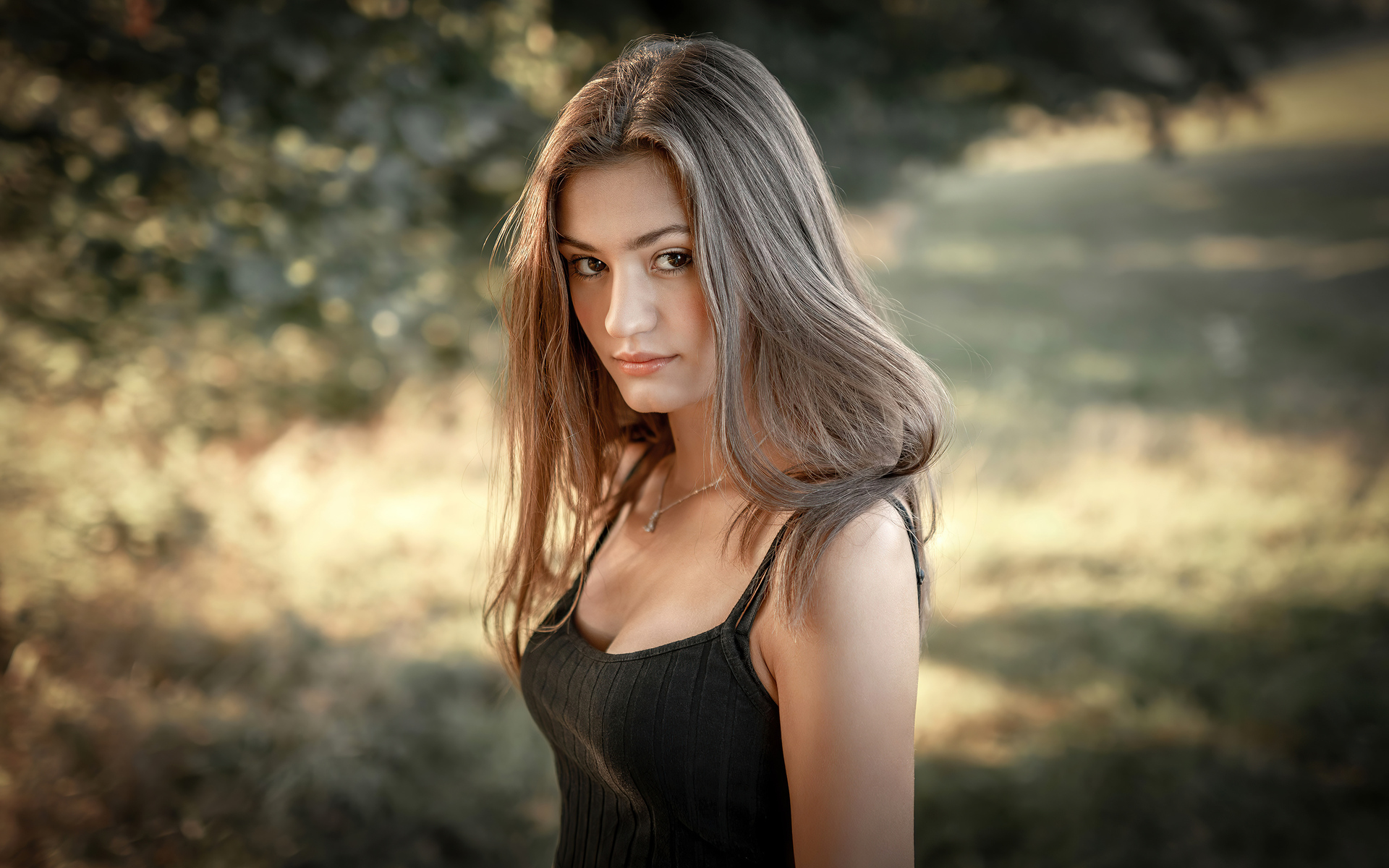 Download Woman Model HD Wallpaper