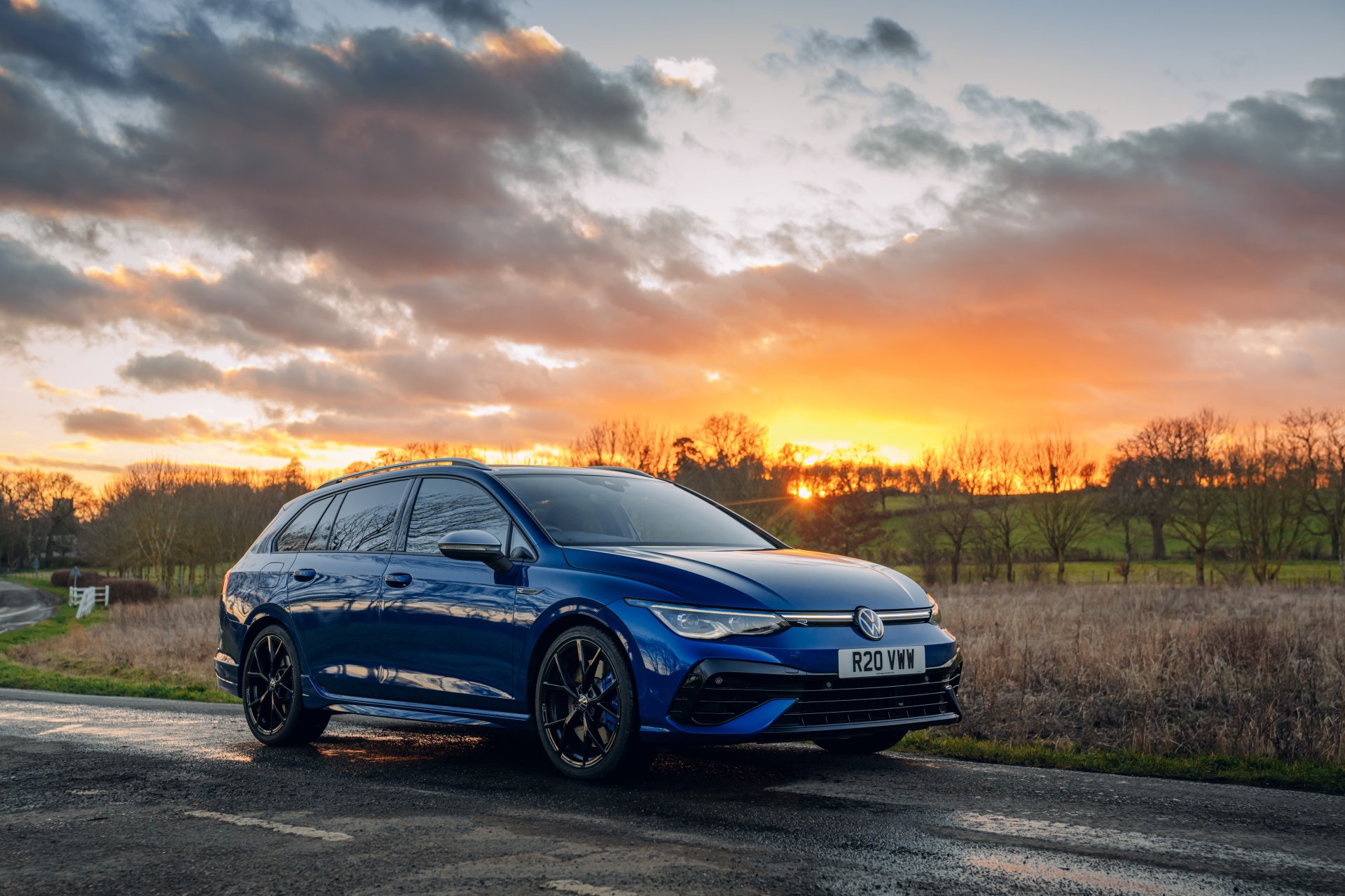 Download Vehicle Volkswagen Golf R 4k Ultra HD Wallpaper