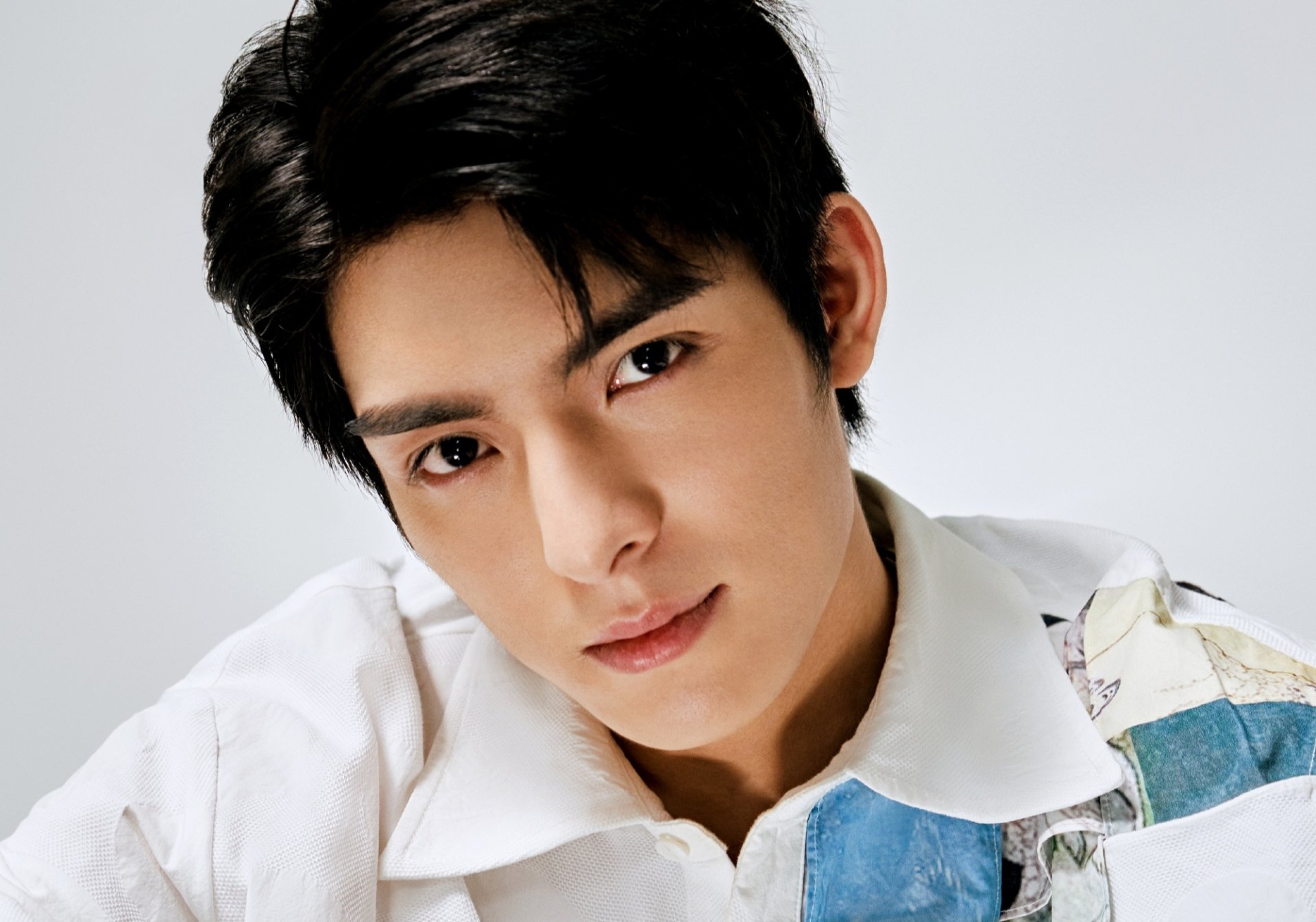 Download Celebrity Wang Hao Xuan HD Wallpaper