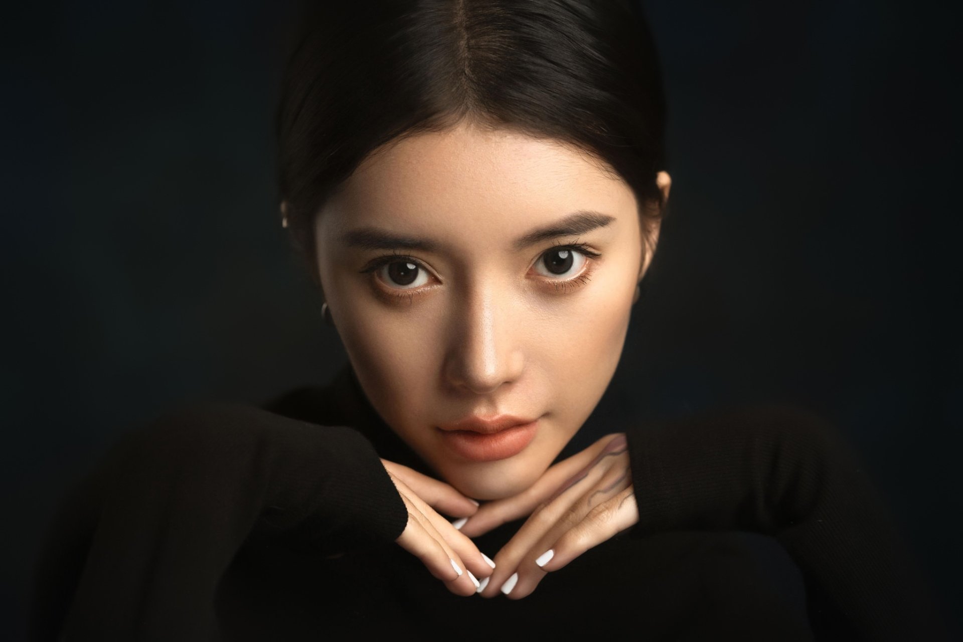 Download Woman Asian HD Wallpaper