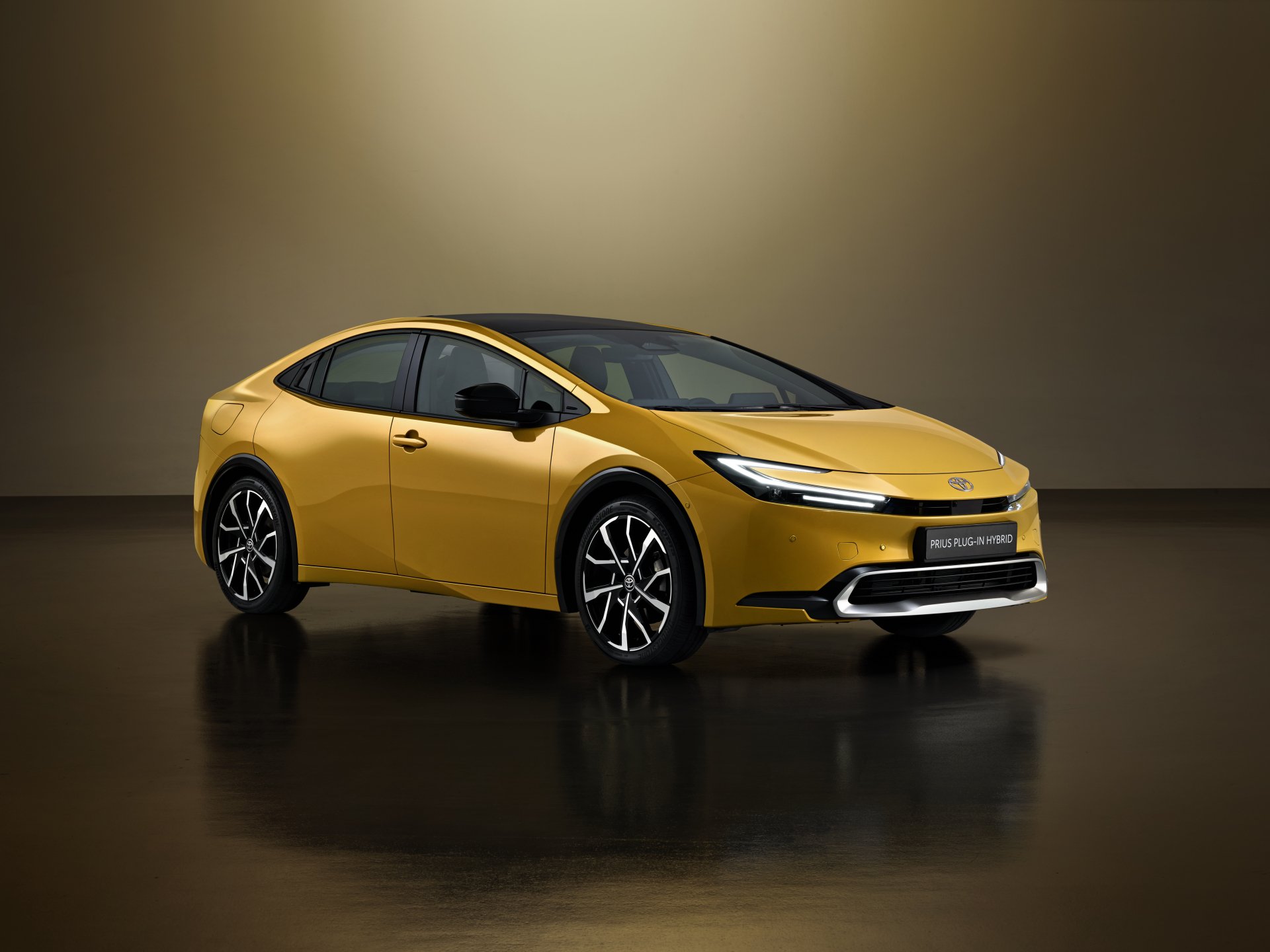 Download Vehicle Toyota Prius 4k Ultra HD Wallpaper