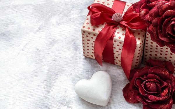 Gift - Desktop Wallpapers, Phone Wallpaper, PFP, Gifs, and More!