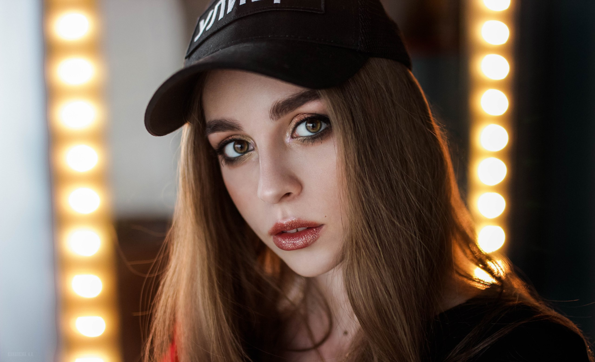 Download Woman Model HD Wallpaper