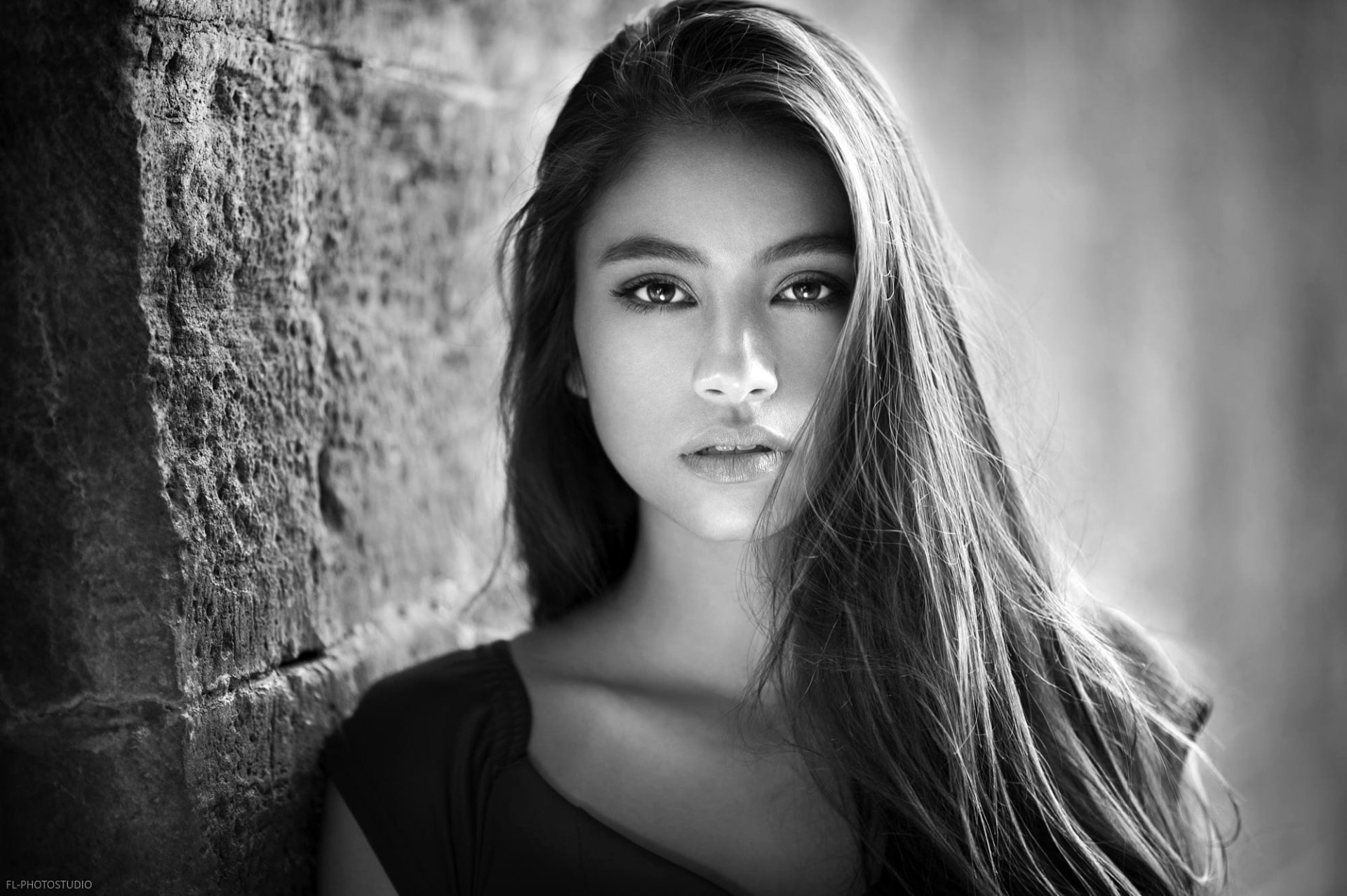 Download Black & White Woman Model HD Wallpaper by Lods Franck