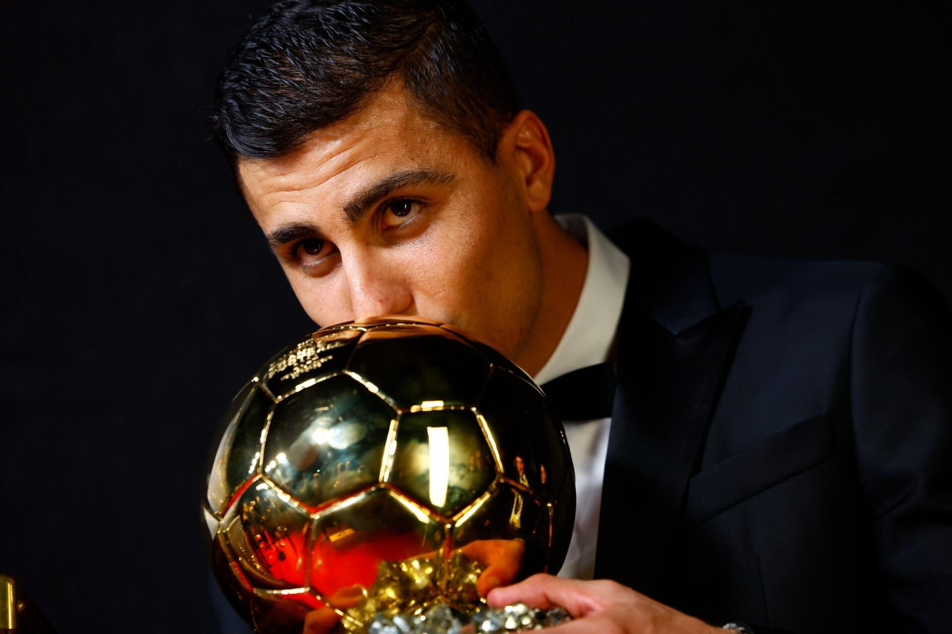 Rodri Hernández: Soccer Star's HD Wallpaper & Ballon d'Or Celebration