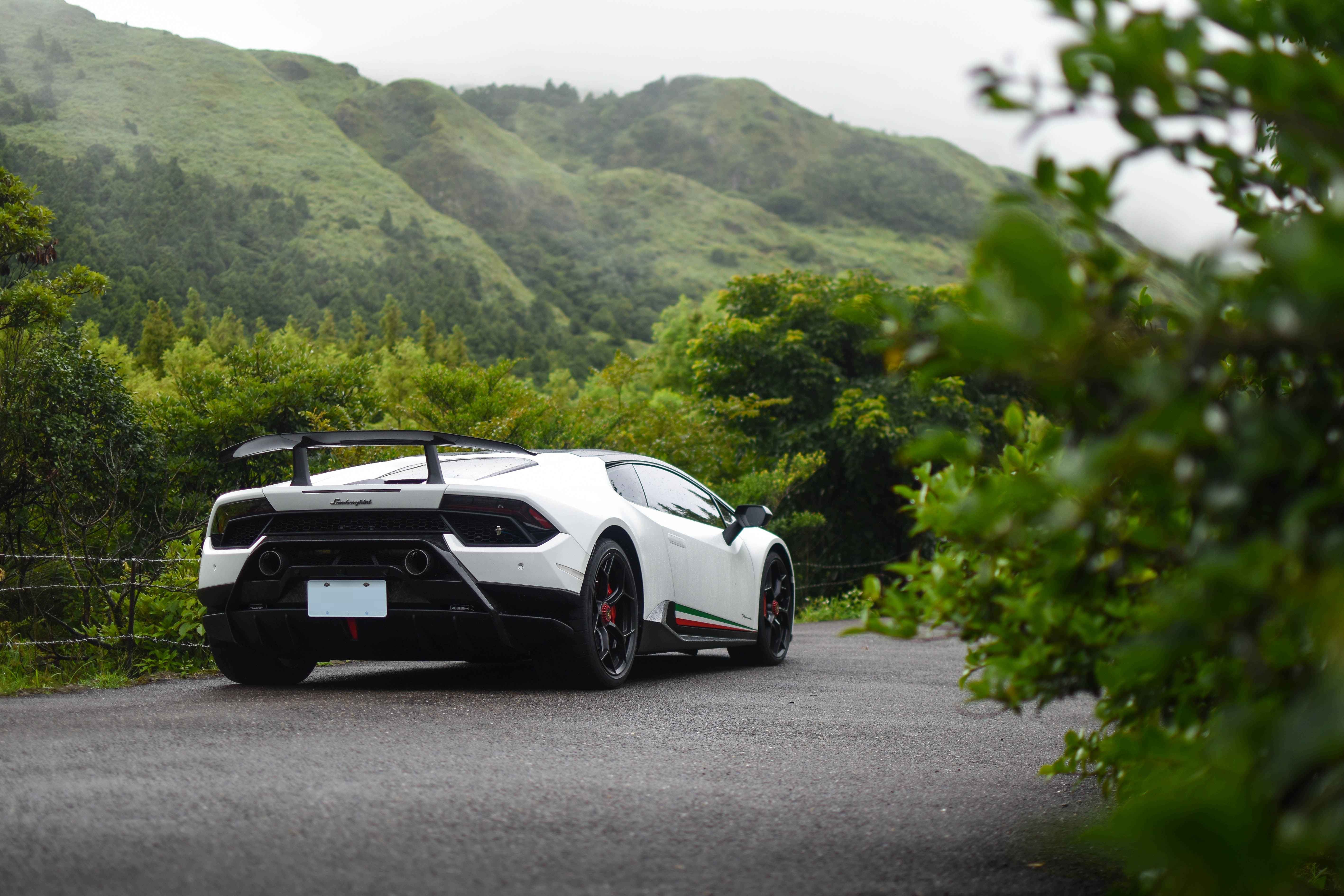Download Car Lamborghini Lamborghini Huracan 4k Ultra HD Wallpaper