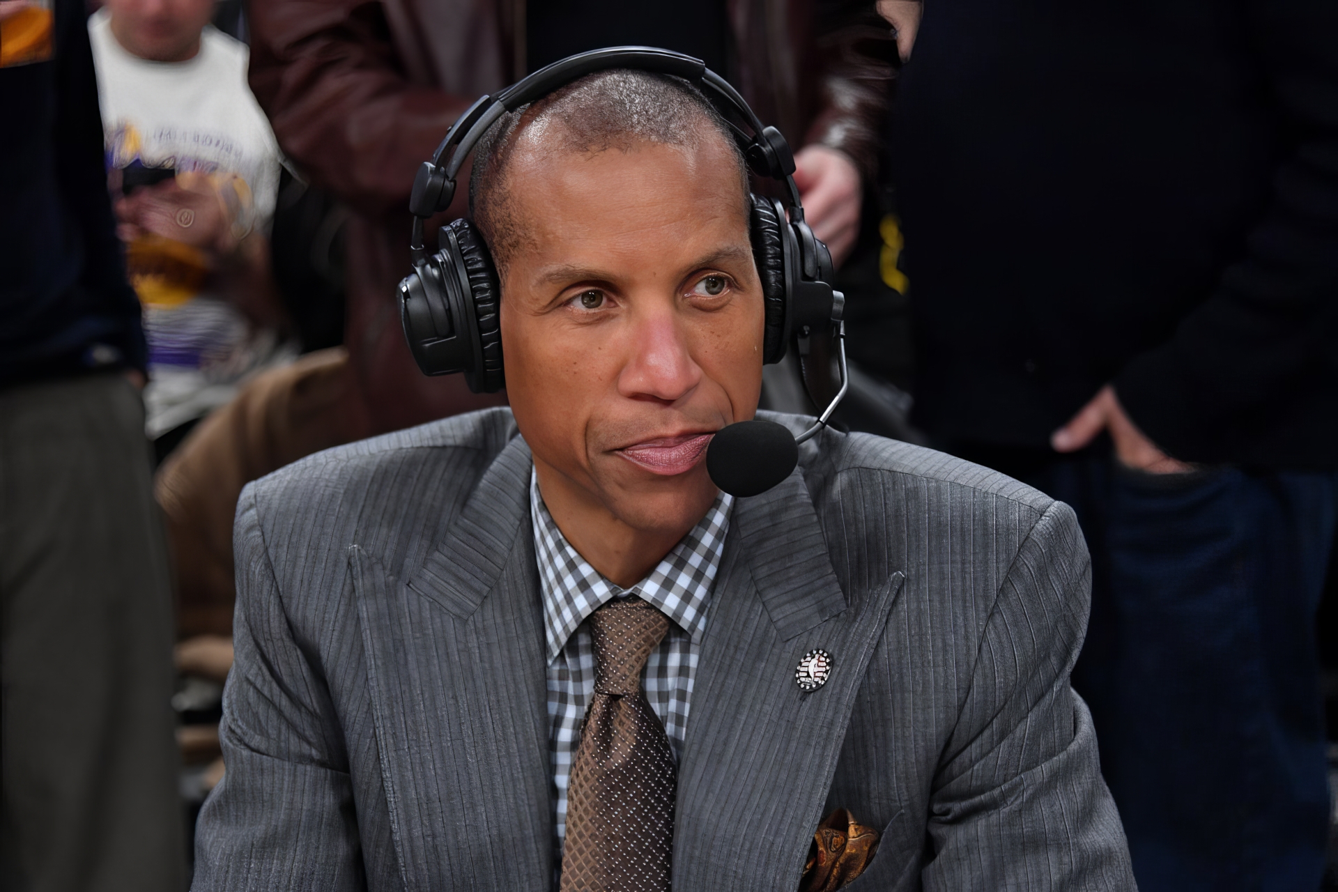 Reggie Miller HD Wallpaper - Legendary Basketball Analyst Spotlight
