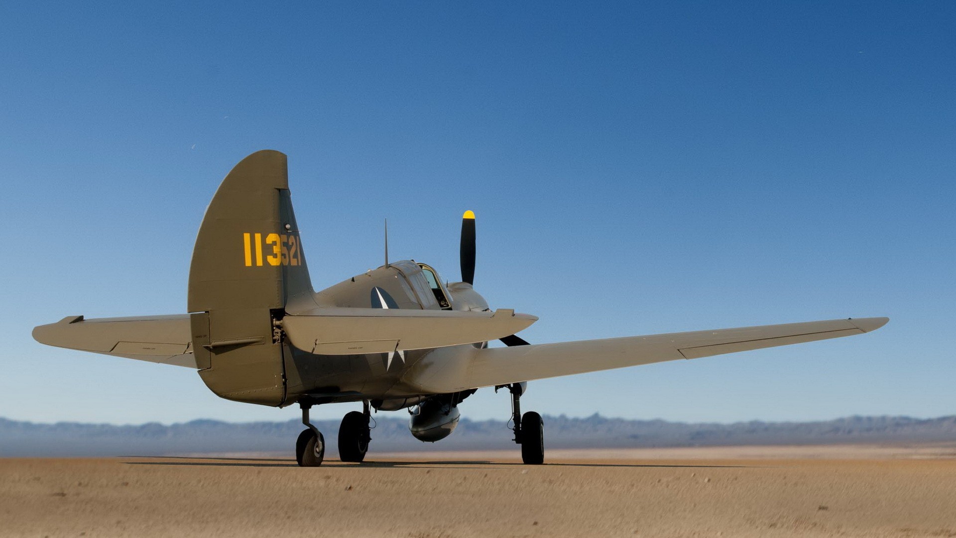 Download Military Curtiss P-40 Warhawk HD Wallpaper