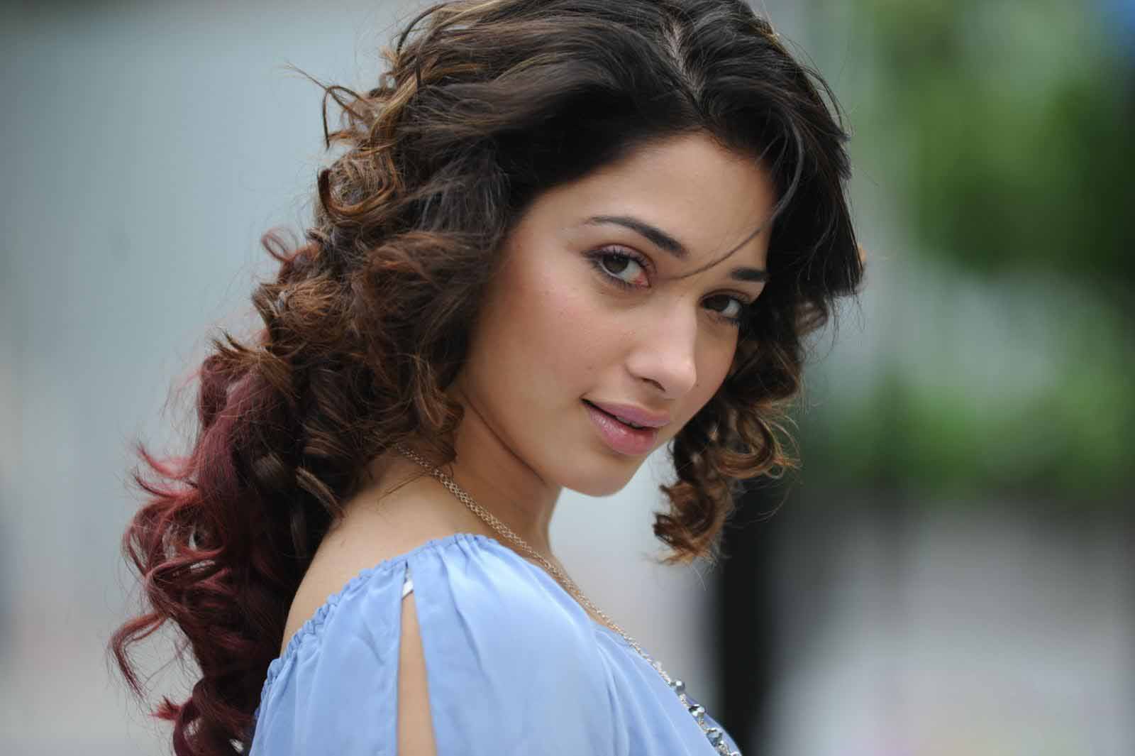 Tamanna In 100 Love Wallpapers