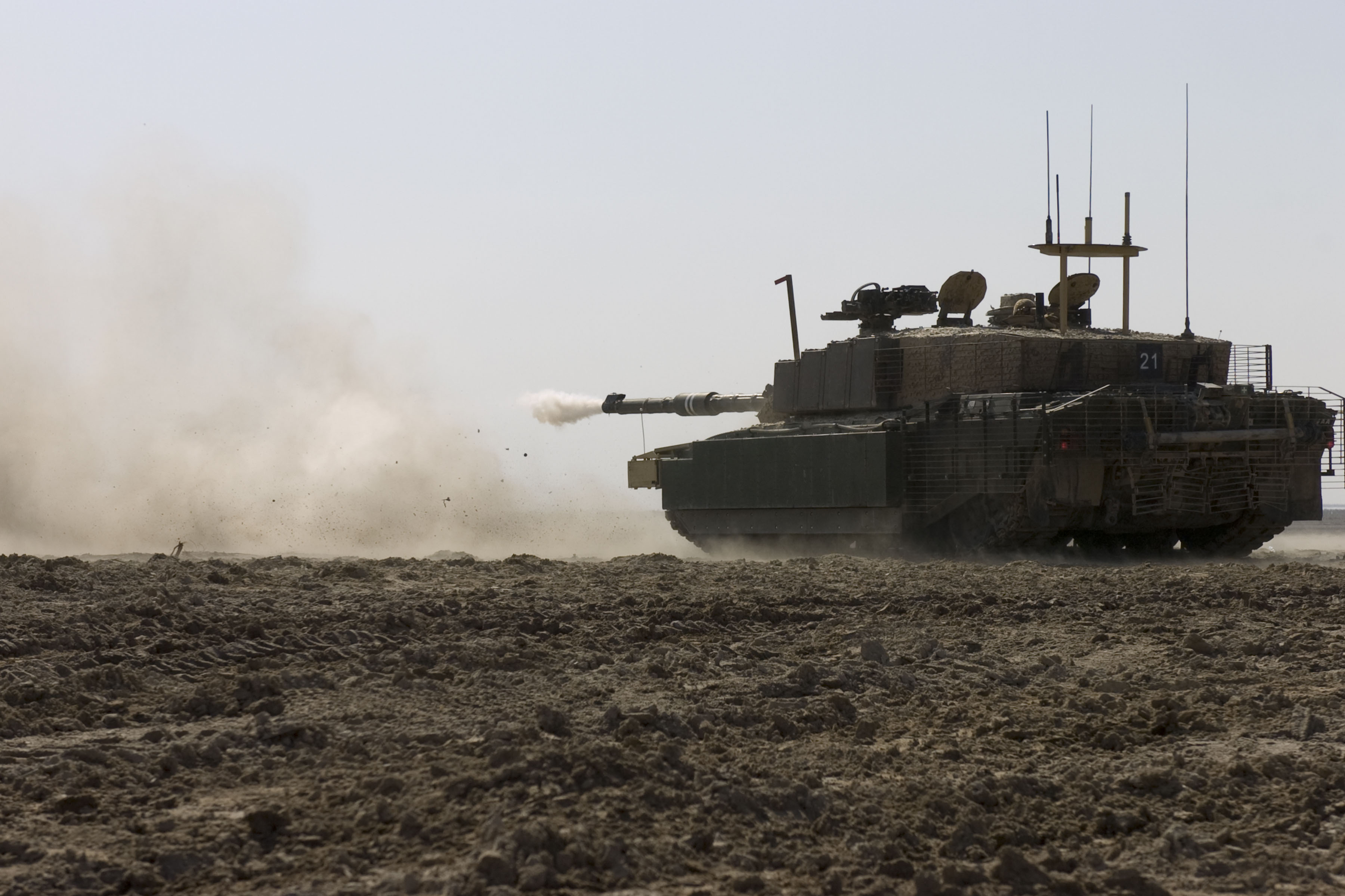 Download Military Tank HD Wallpaper