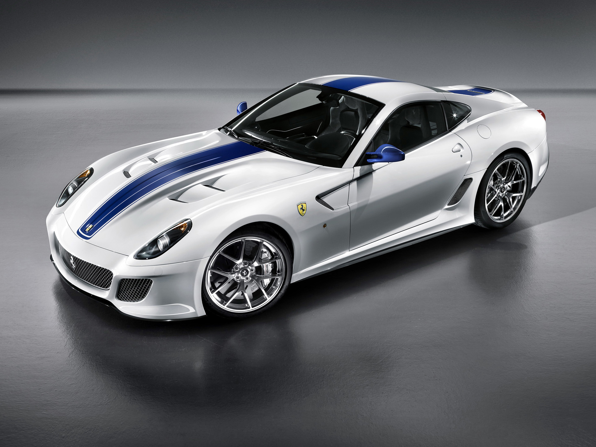 Ferrari Elegance: Stunning HD Vehicle Wallpaper with Striking Blue ...