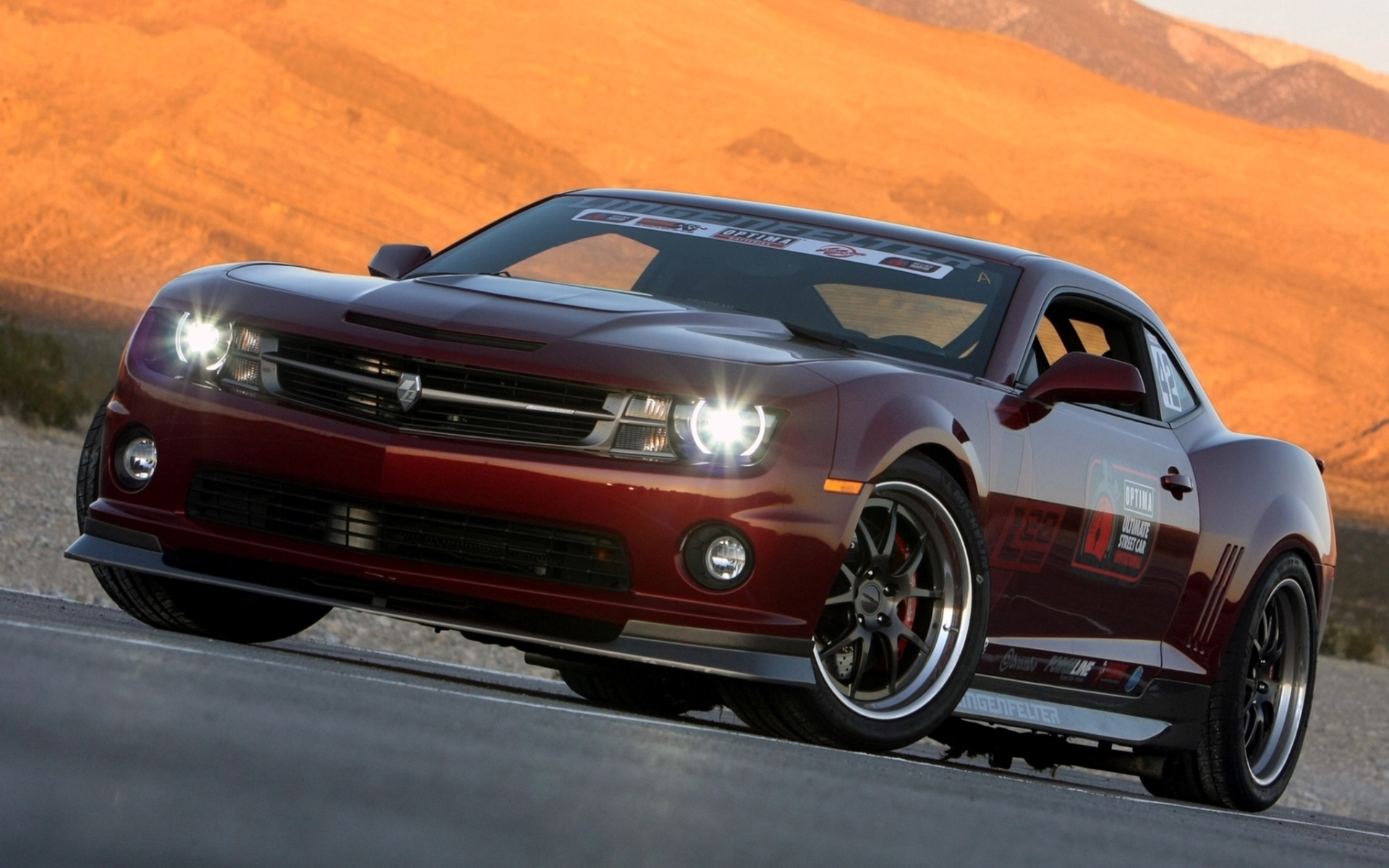 Sleek Chevrolet Camaro HD Wallpaper - Cityscape Glow by QuantumCurator
