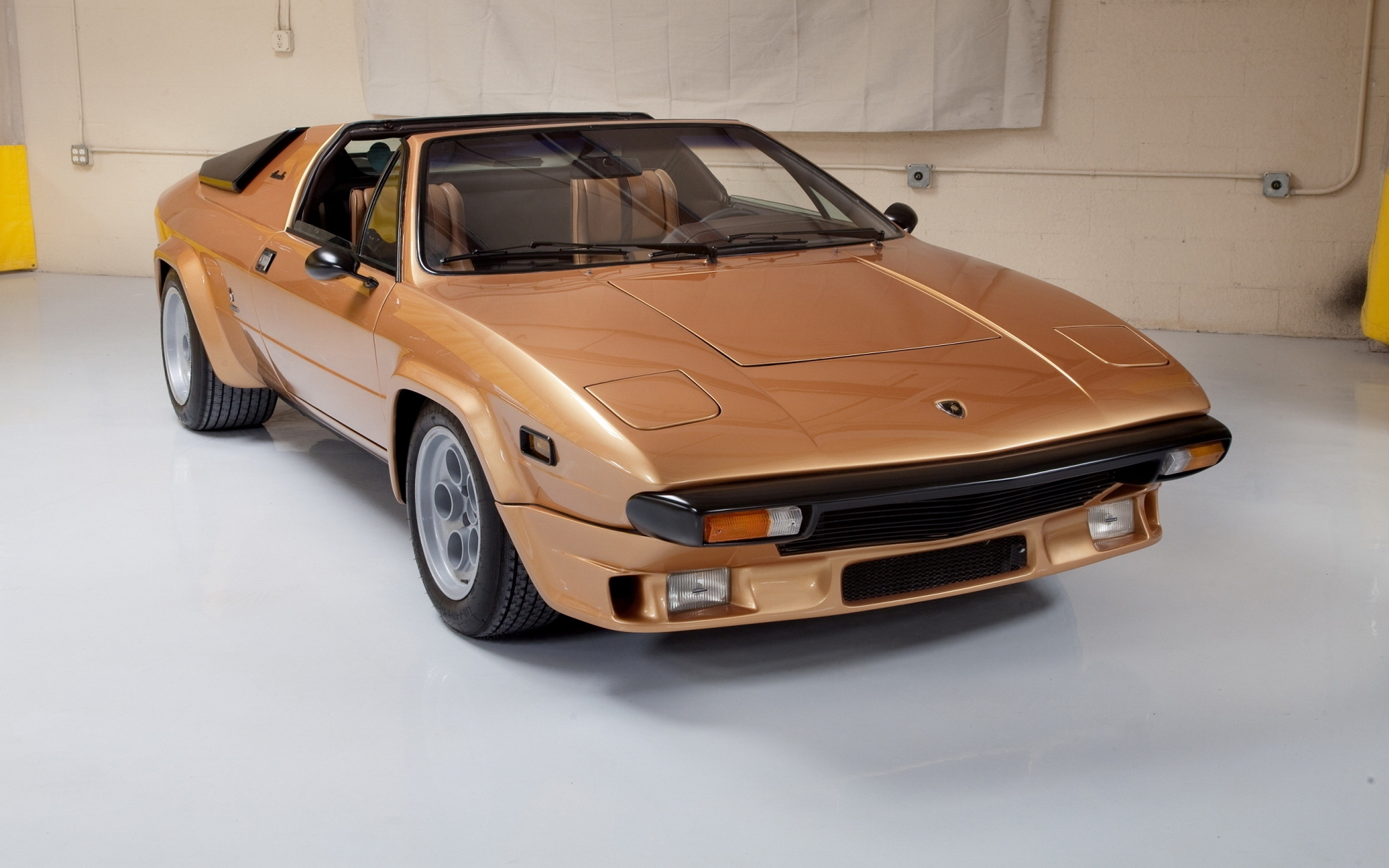 Lamborghini Silhouette P300 HD Wallpaper