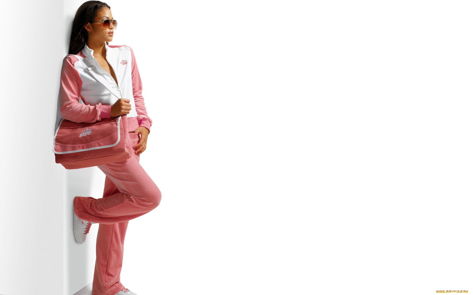 Download Music Cassie HD Wallpaper