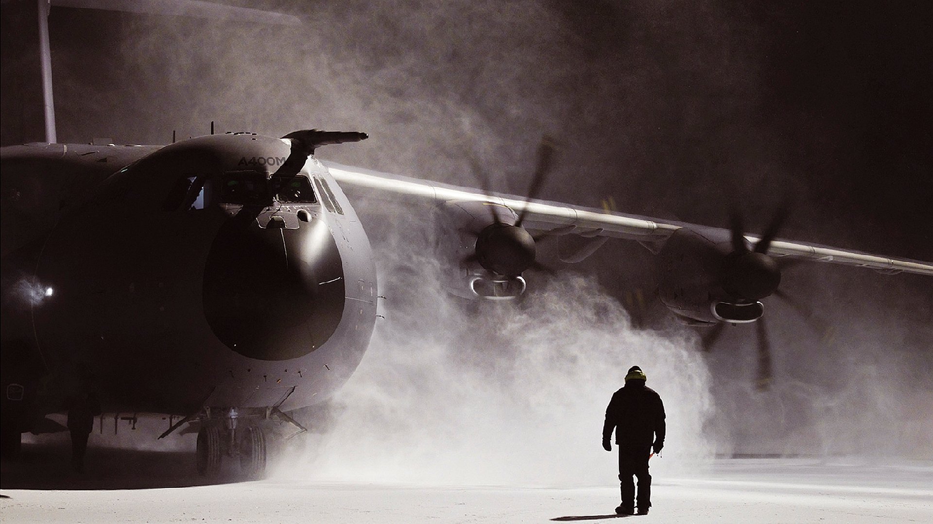 Airbus A400M Military Giant in Action – Stunning HD Wallpaper