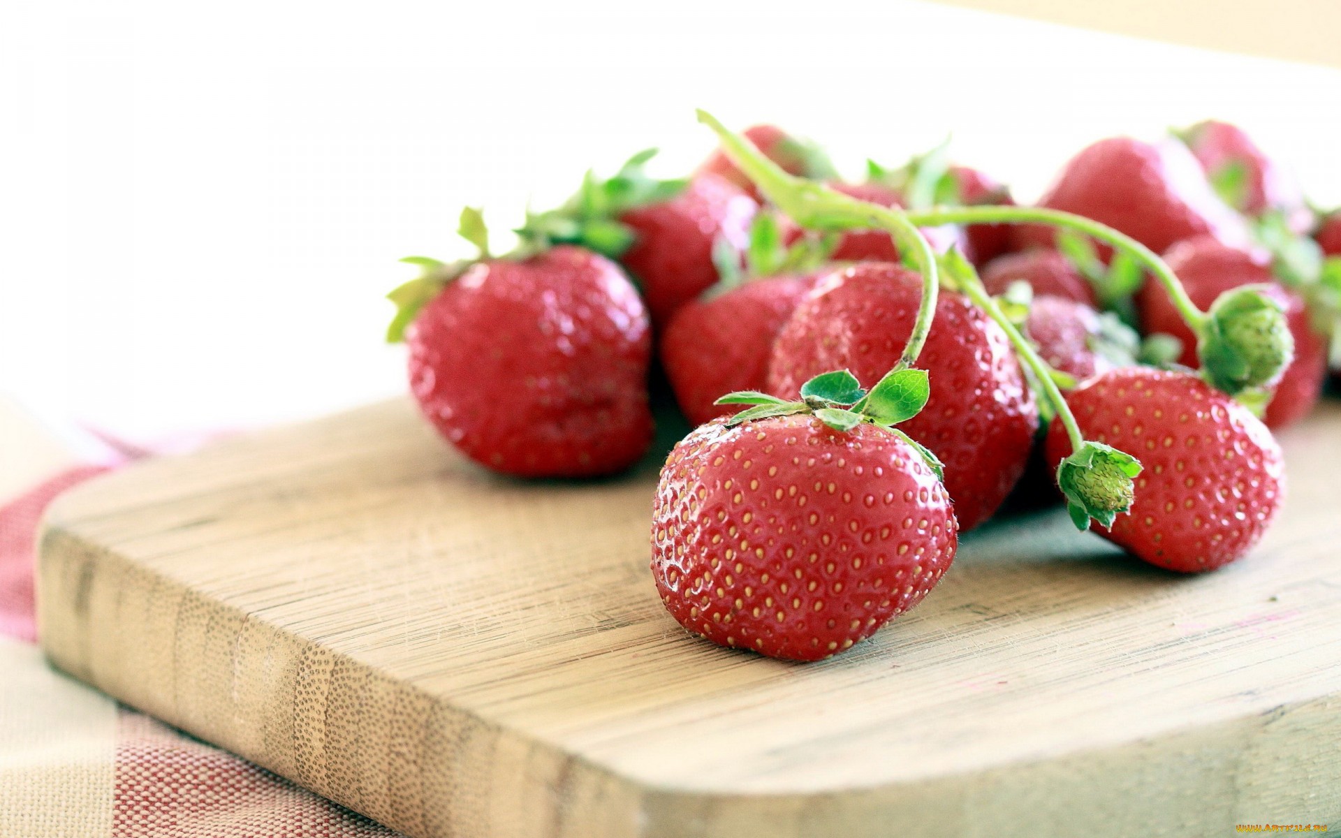 Download Food Strawberry HD Wallpaper
