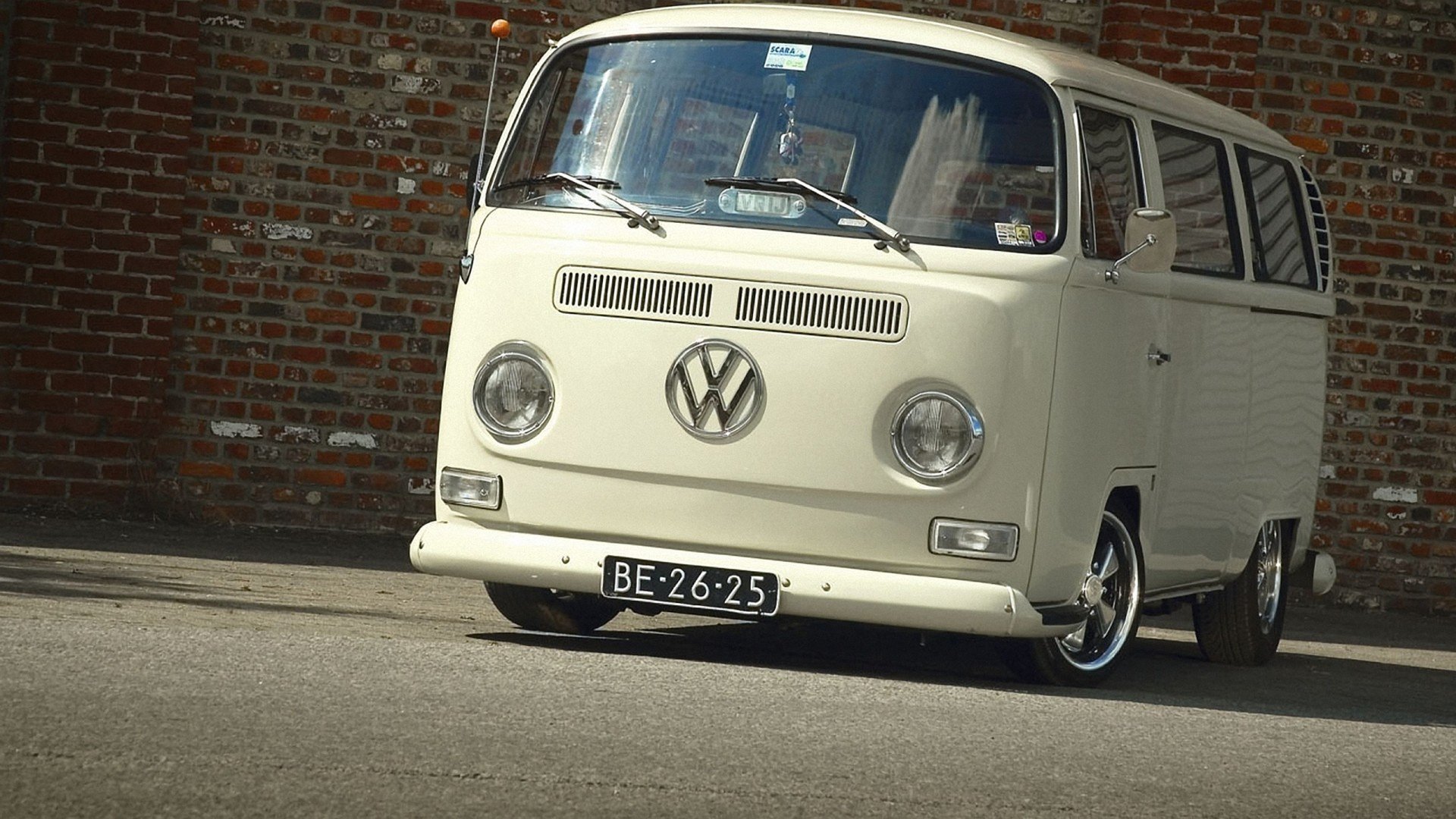 Download Vehicle Volkswagen Microbus HD Wallpaper