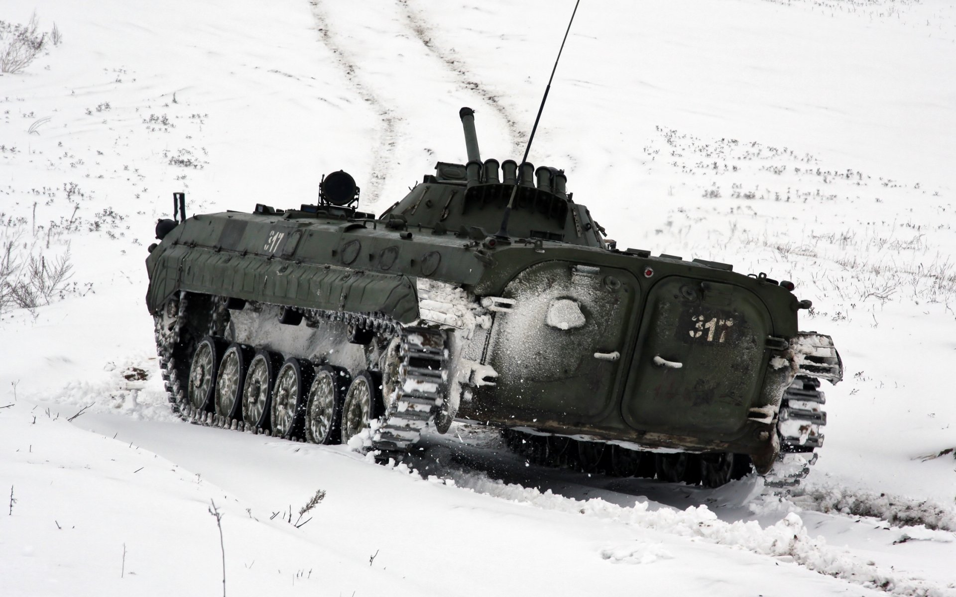 HD Military Tank in Winter Terrain: Power and Precision | 2250x1406 ...