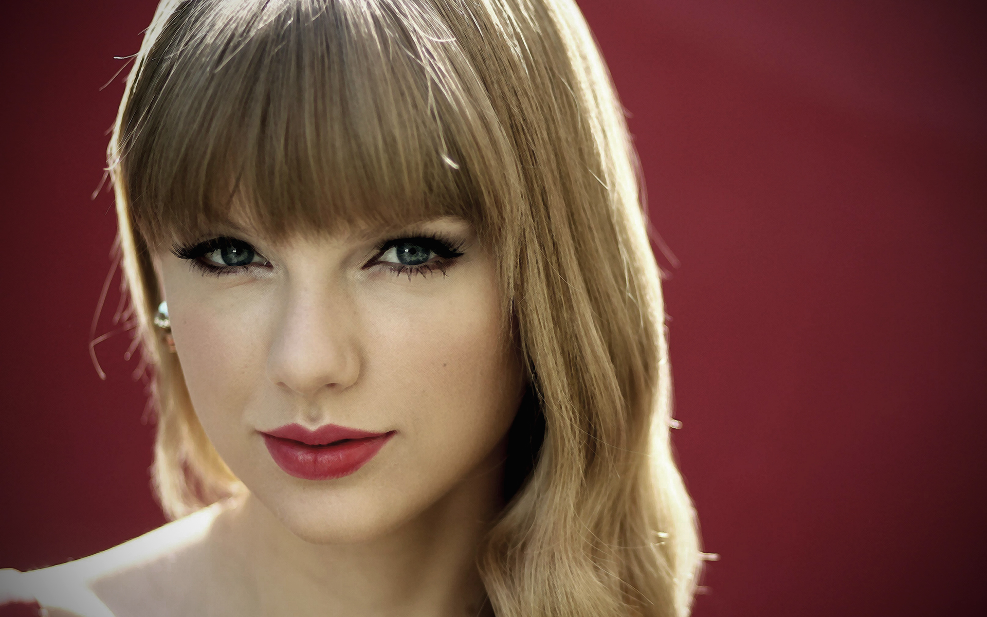 Taylor Swift HD Wallpaper - Iconic Music Star Portrait