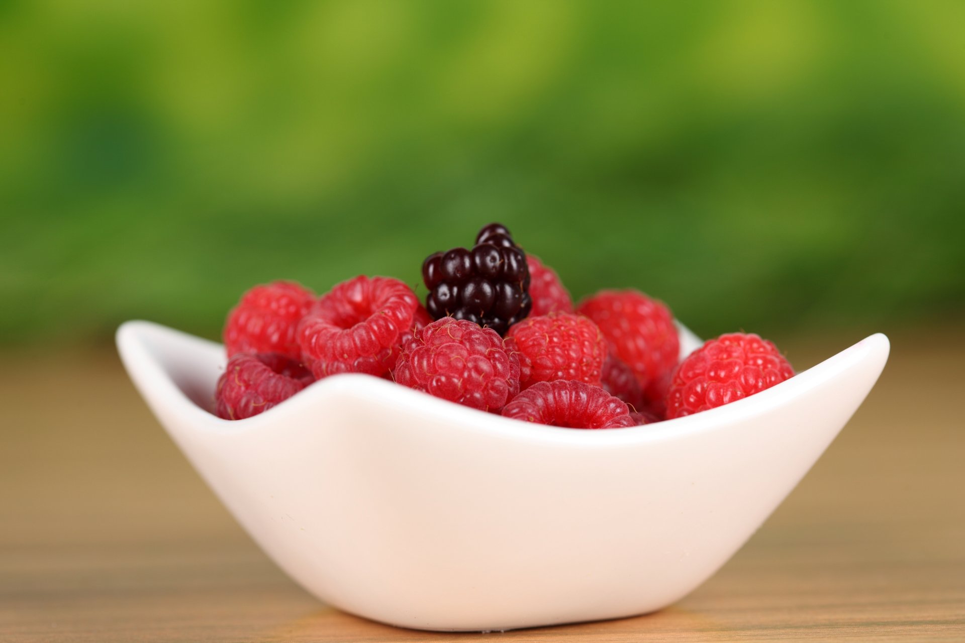 Download Food Raspberry 4k Ultra HD Wallpaper