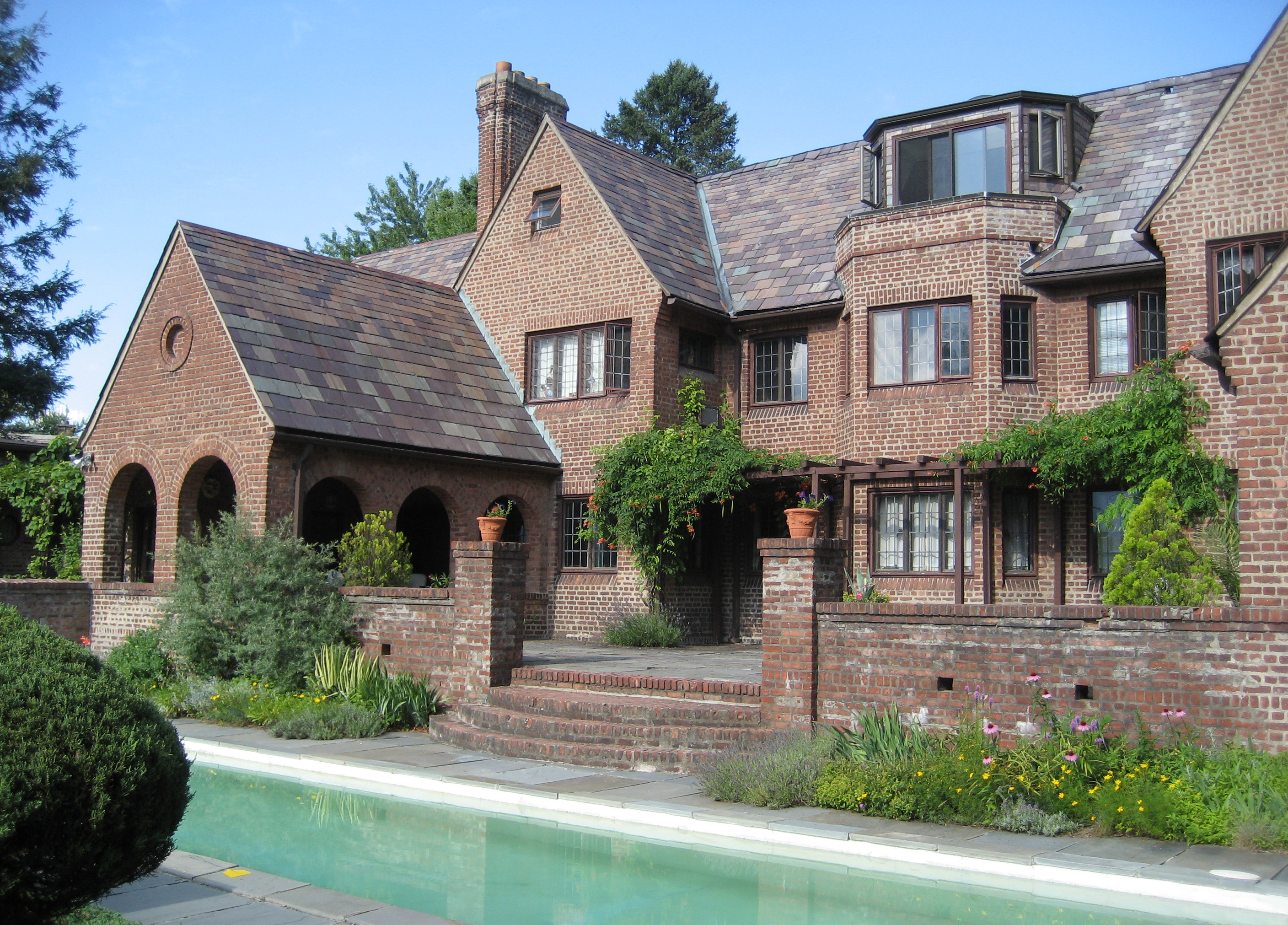 Download Man Made House HD Wallpaper