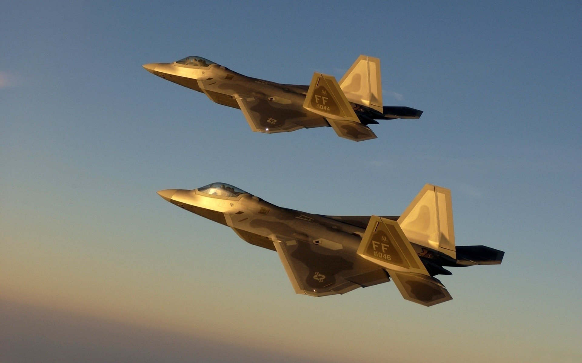 Download Military Lockheed Martin F-22 Raptor HD Wallpaper