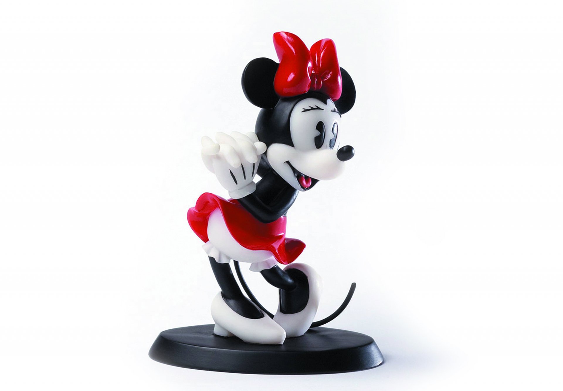 Download Man Made Trinket 4k Ultra HD Wallpaper