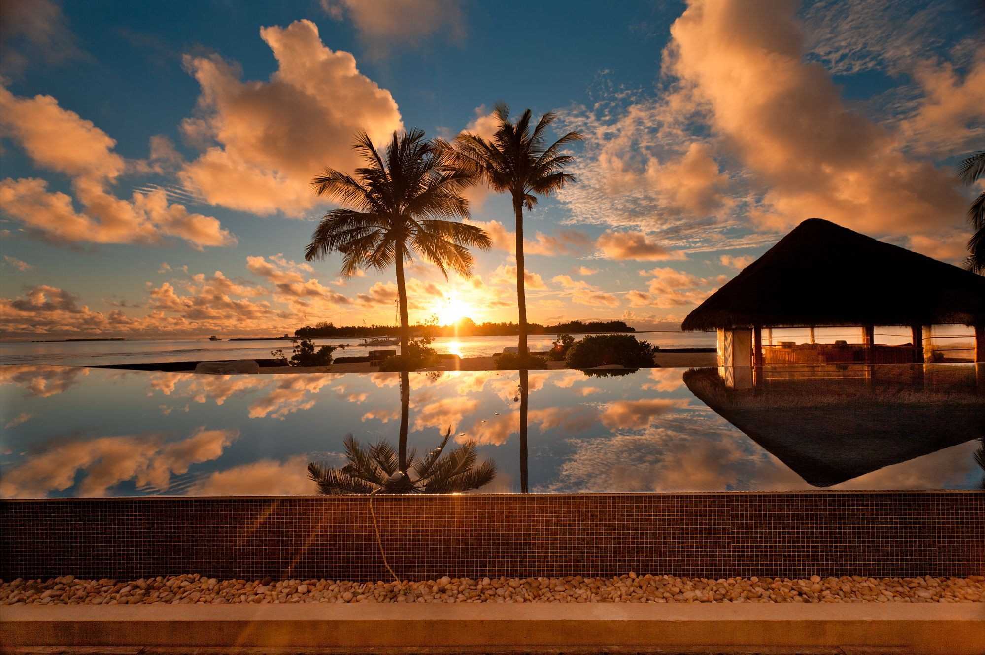 Download Photography Reflection HD Wallpaper