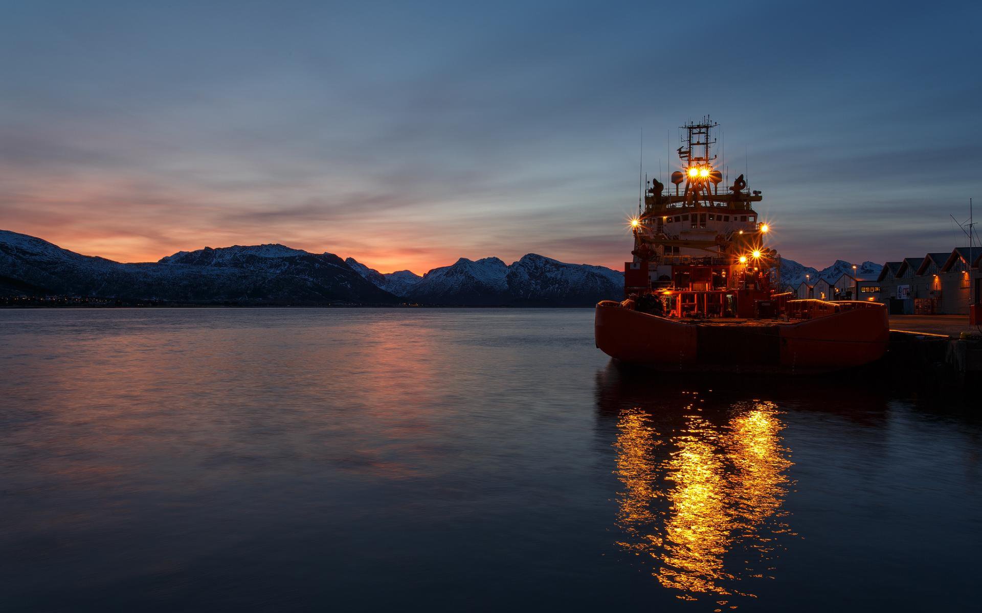 Download Vehicle Ship HD Wallpaper