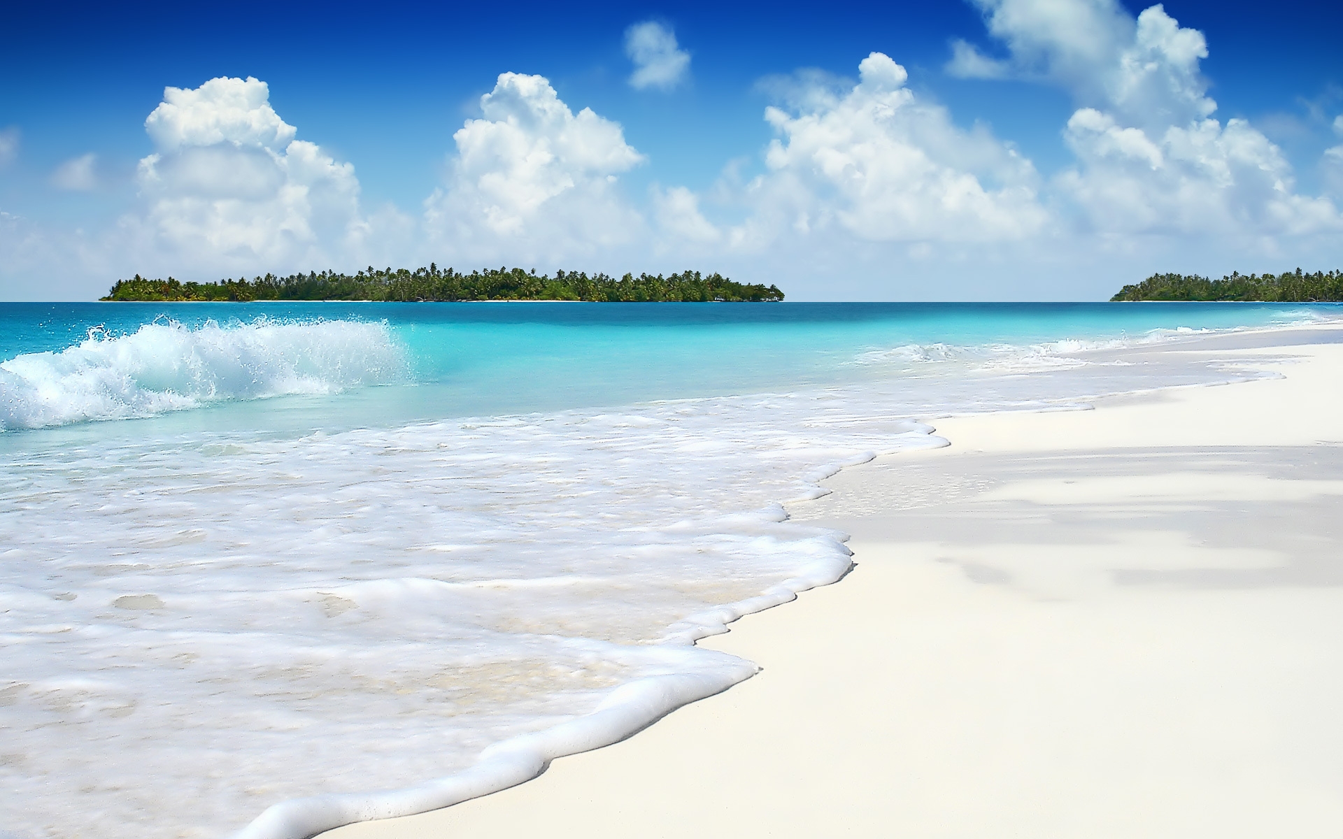 Tropical Serenity: HD Nature Beach Escape