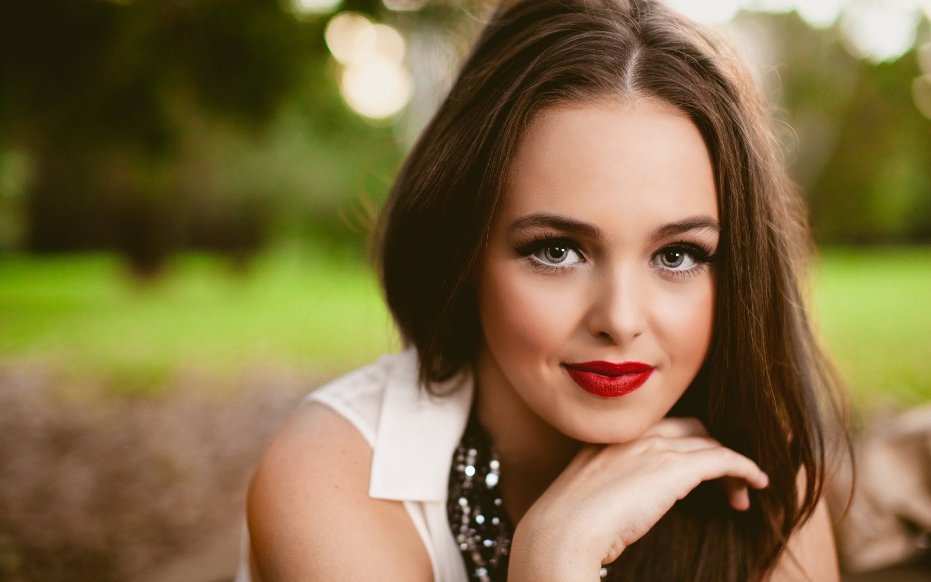 Stunning Model in Nature: HD Wallpaper | 2560x1600 | Wallpaper Abyss