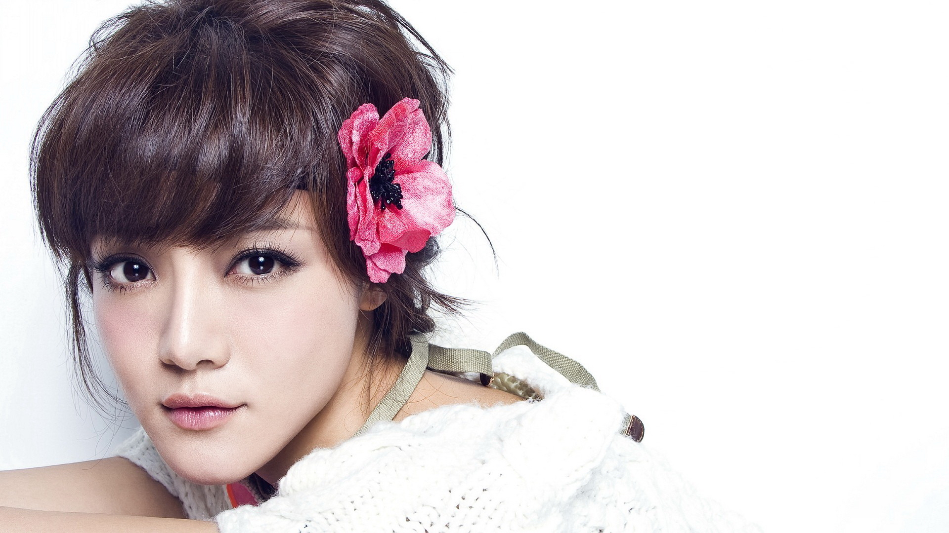 Radiant Asian Beauty HD Wallpaper